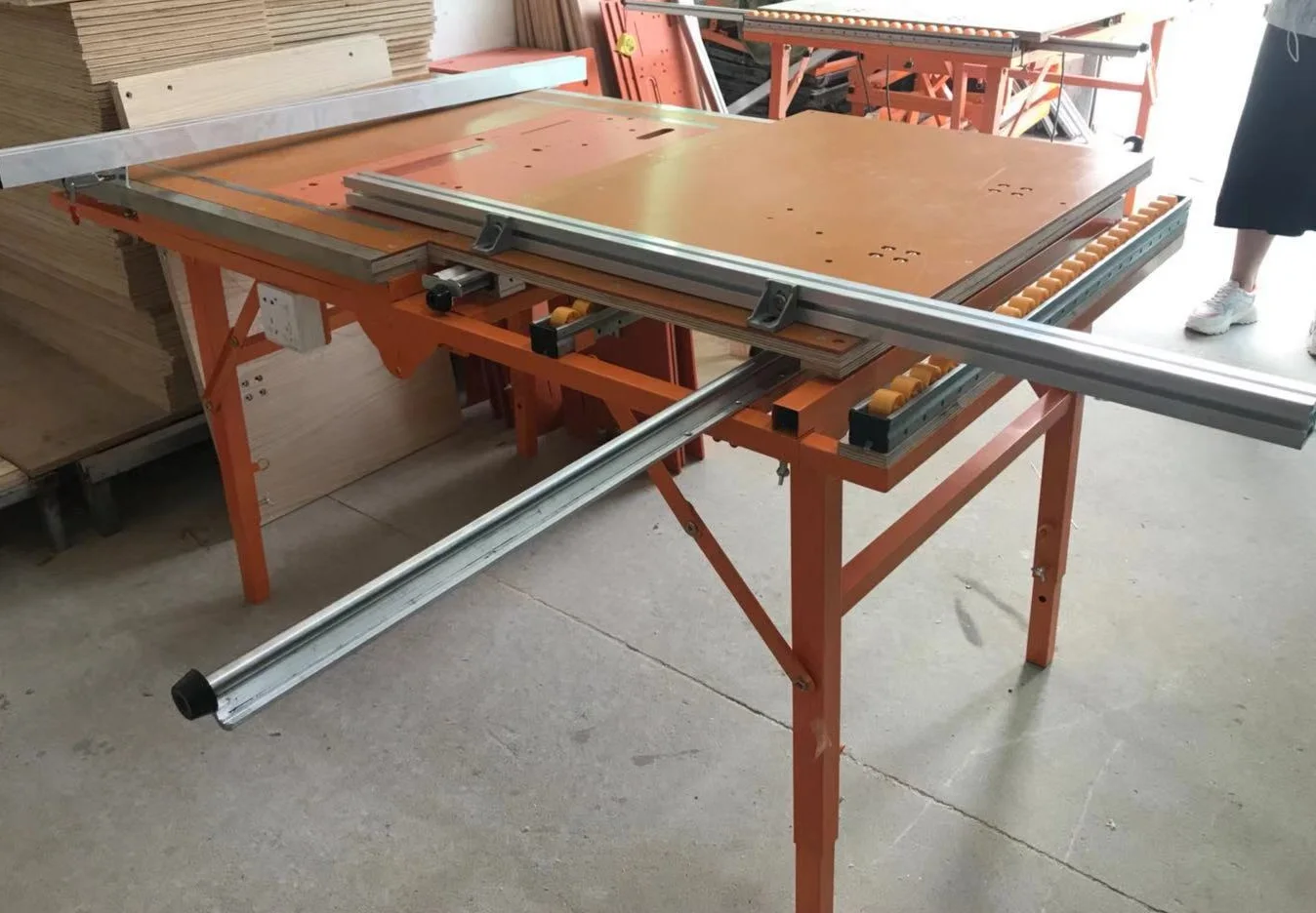Clean Rail Type Woodworking Simple Folding Sliding Table Saw - Buy ...