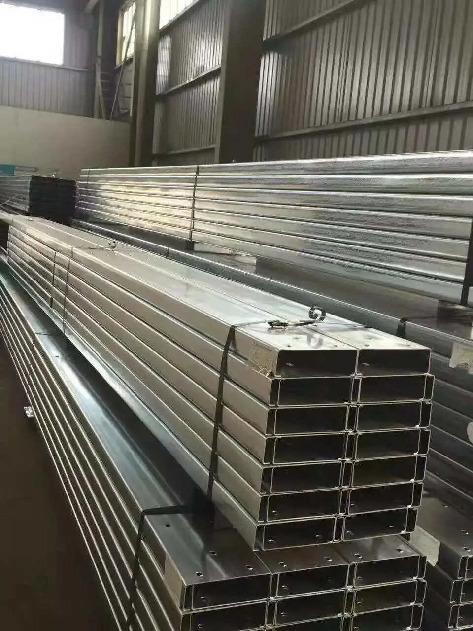 Galvanized Cee and Zee Purlin Metal Mart Purlins| Alibaba.com