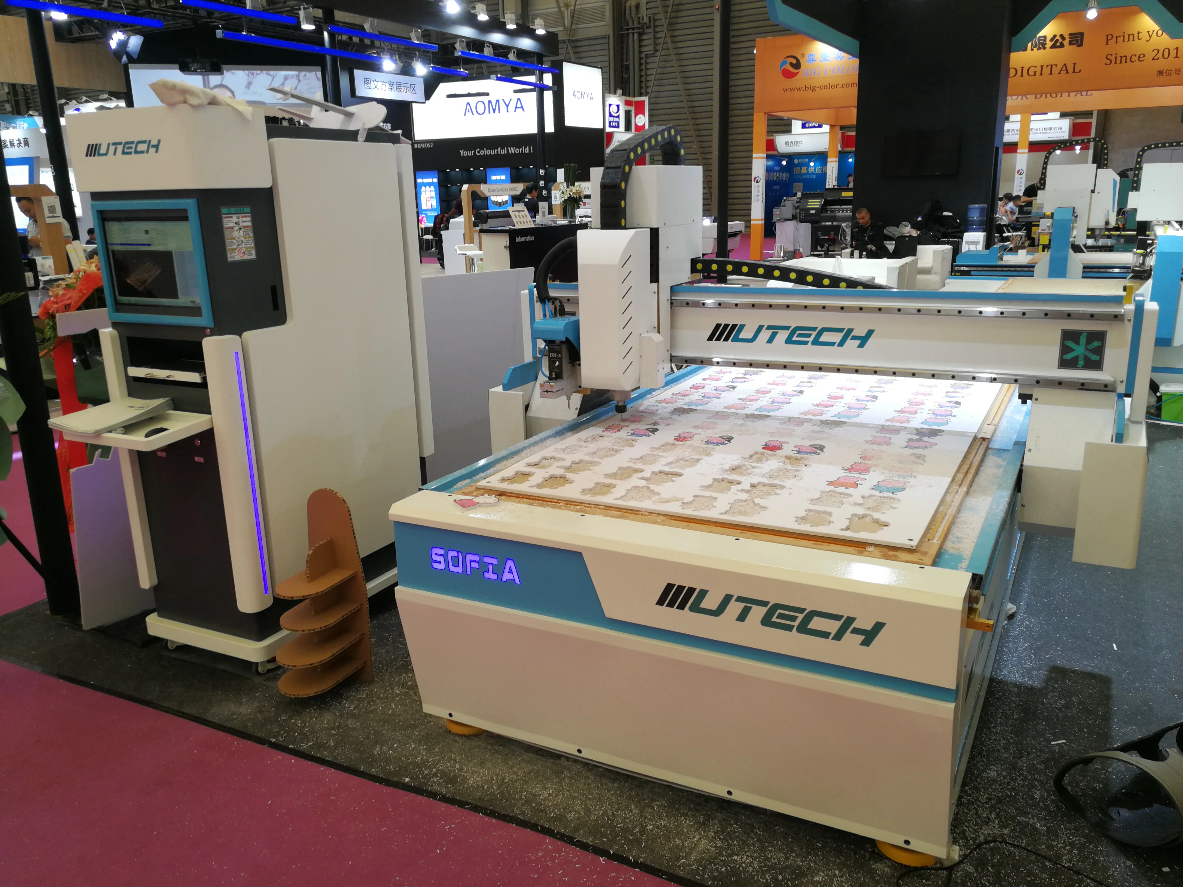UTECH Automatic CNC Oscillating Knife Cutting Cutter Machine for ...