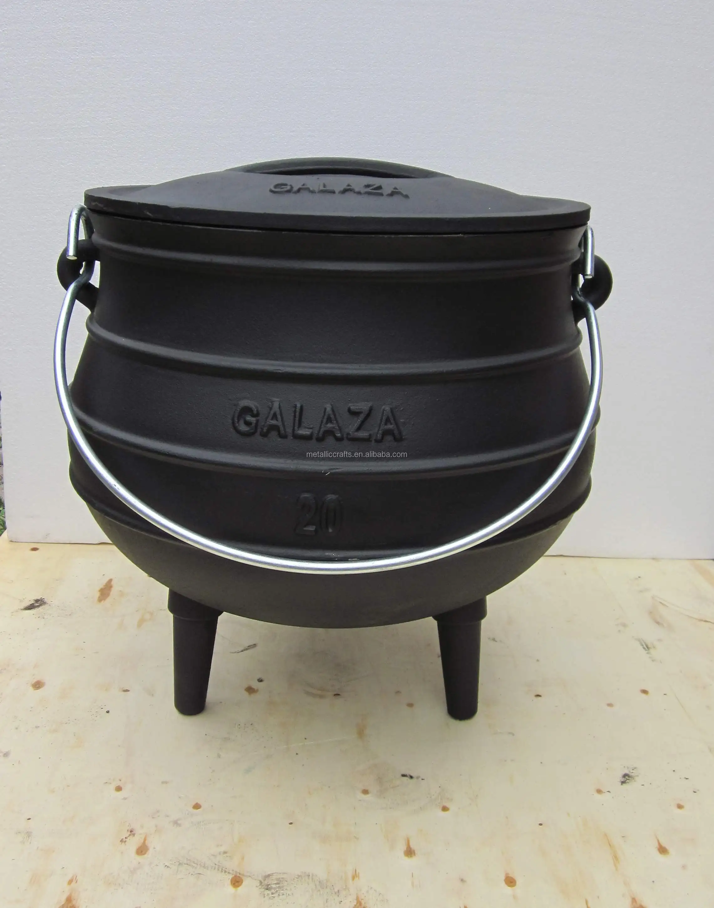 Durable Cast Iron Potjie Pots - Perfect for African Cooking