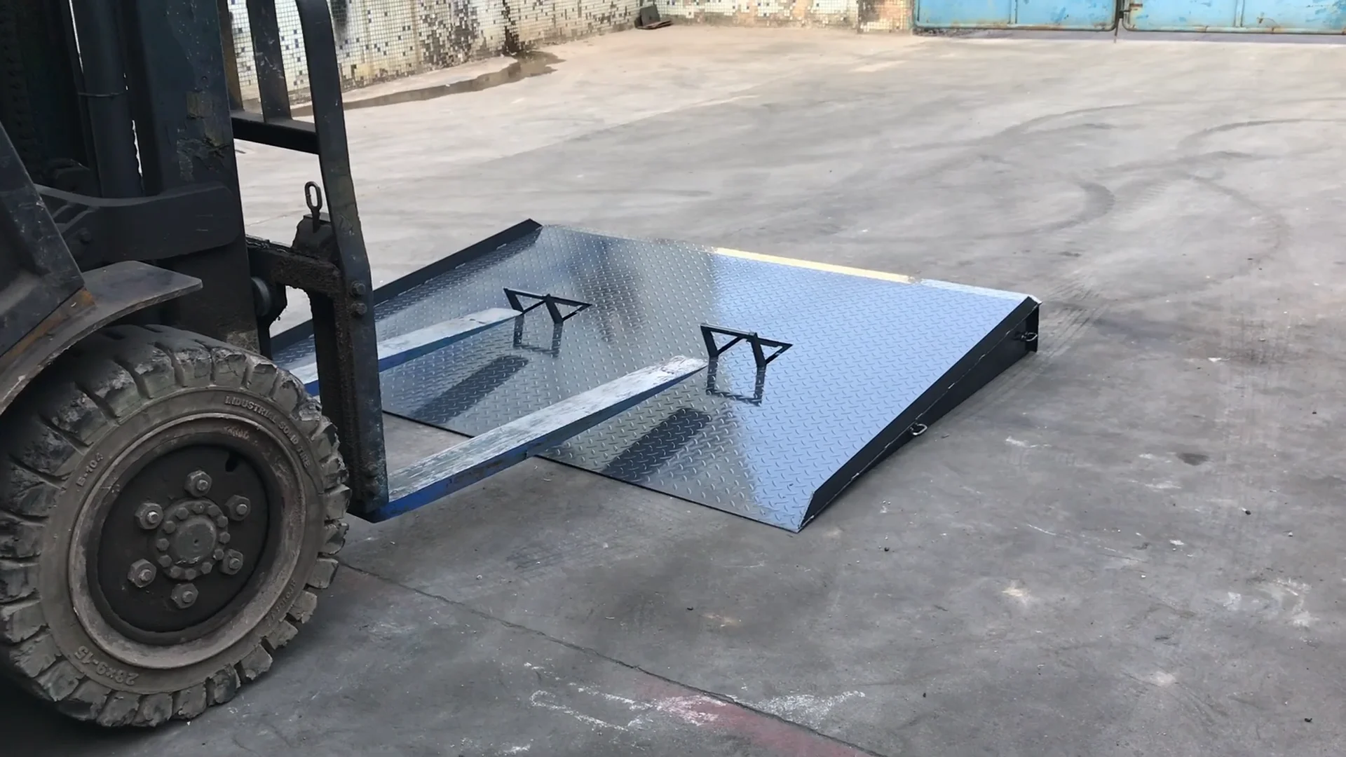 10ton Warehouse Heavy Duty Container Loading Ramp And Dock Ramp For ...