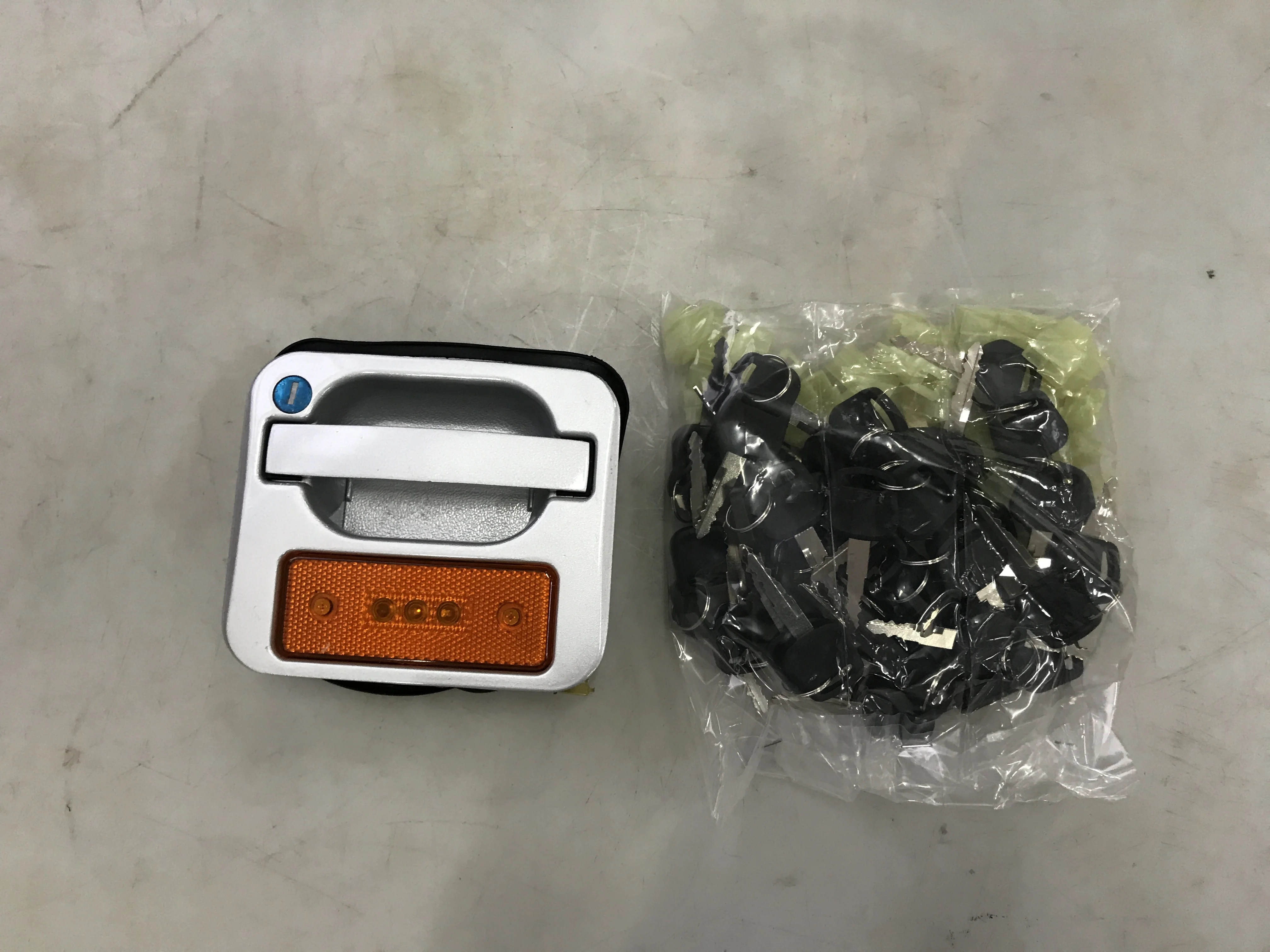 Bus Luggage Compartment Door Lock Handle Aluminum Alloy Hc-b-10024-2 ...