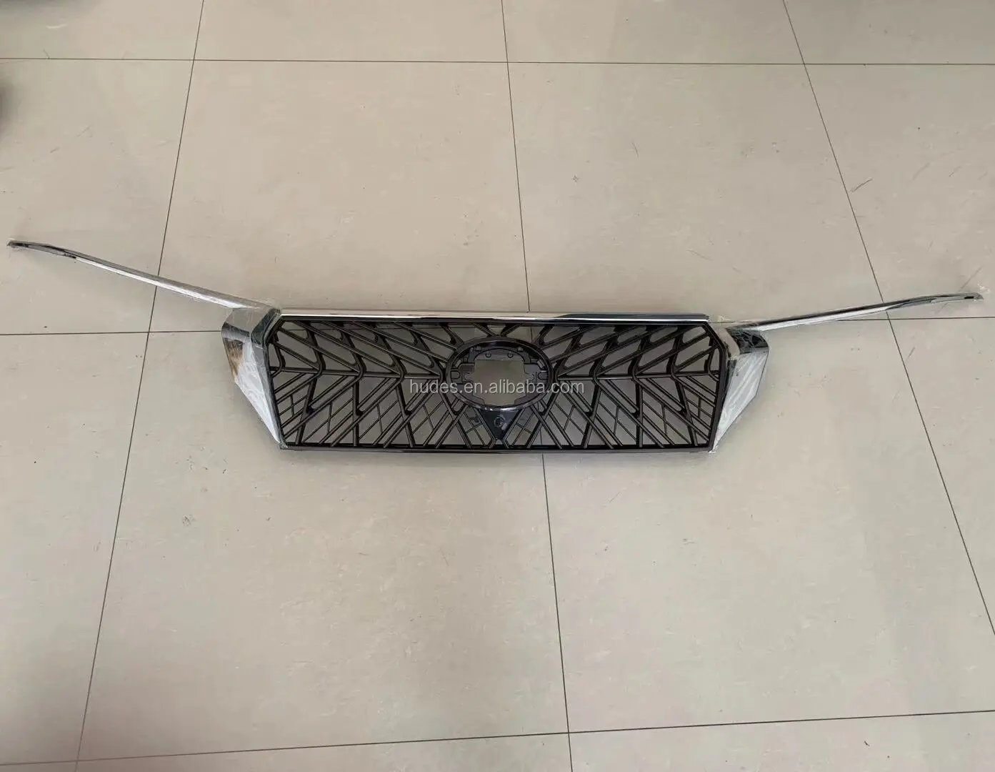 Toyota Prado Front Grill - Upgrade Your Vehicle's Appearance