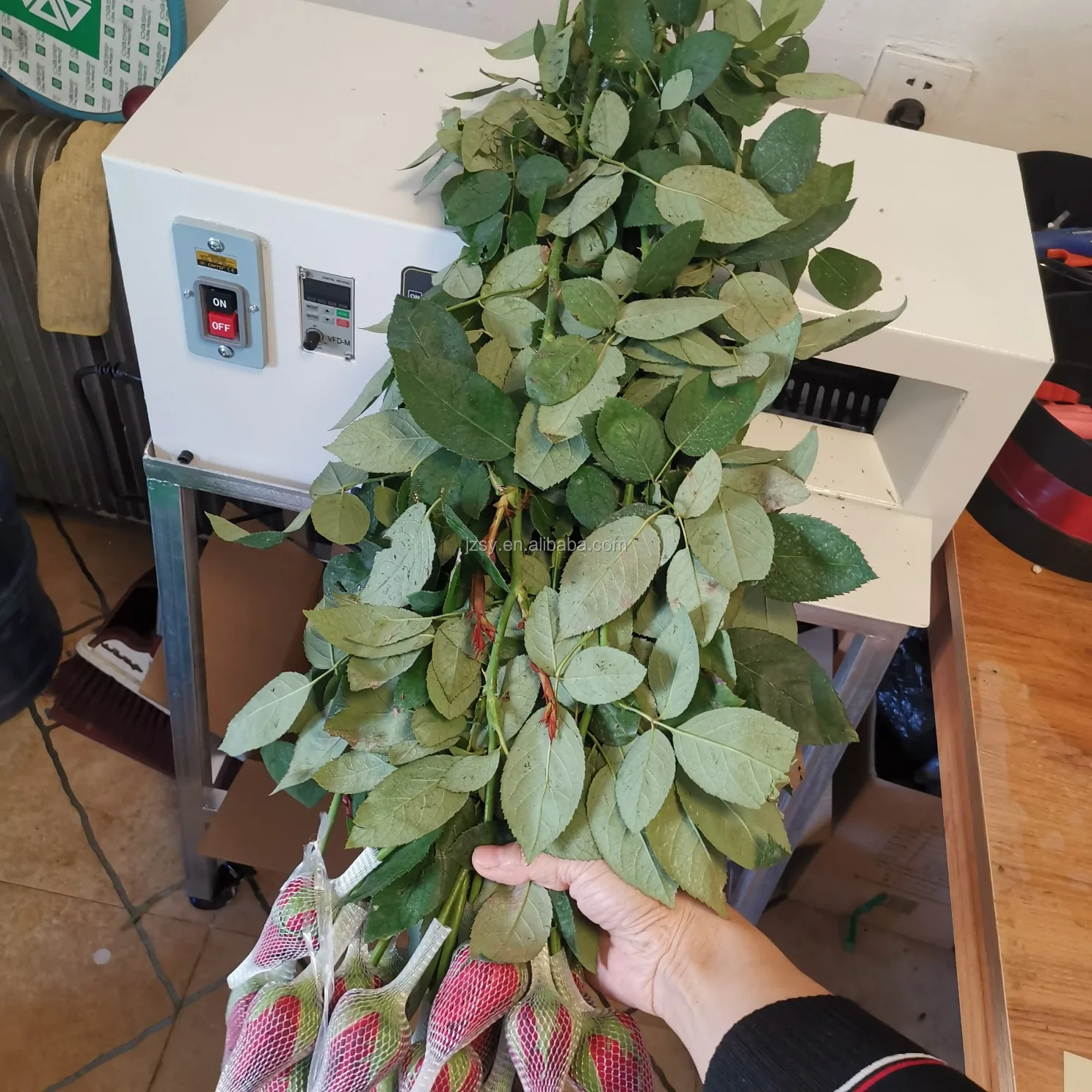 Efficient Rose Thorn Remover - Electric Flower Stripper