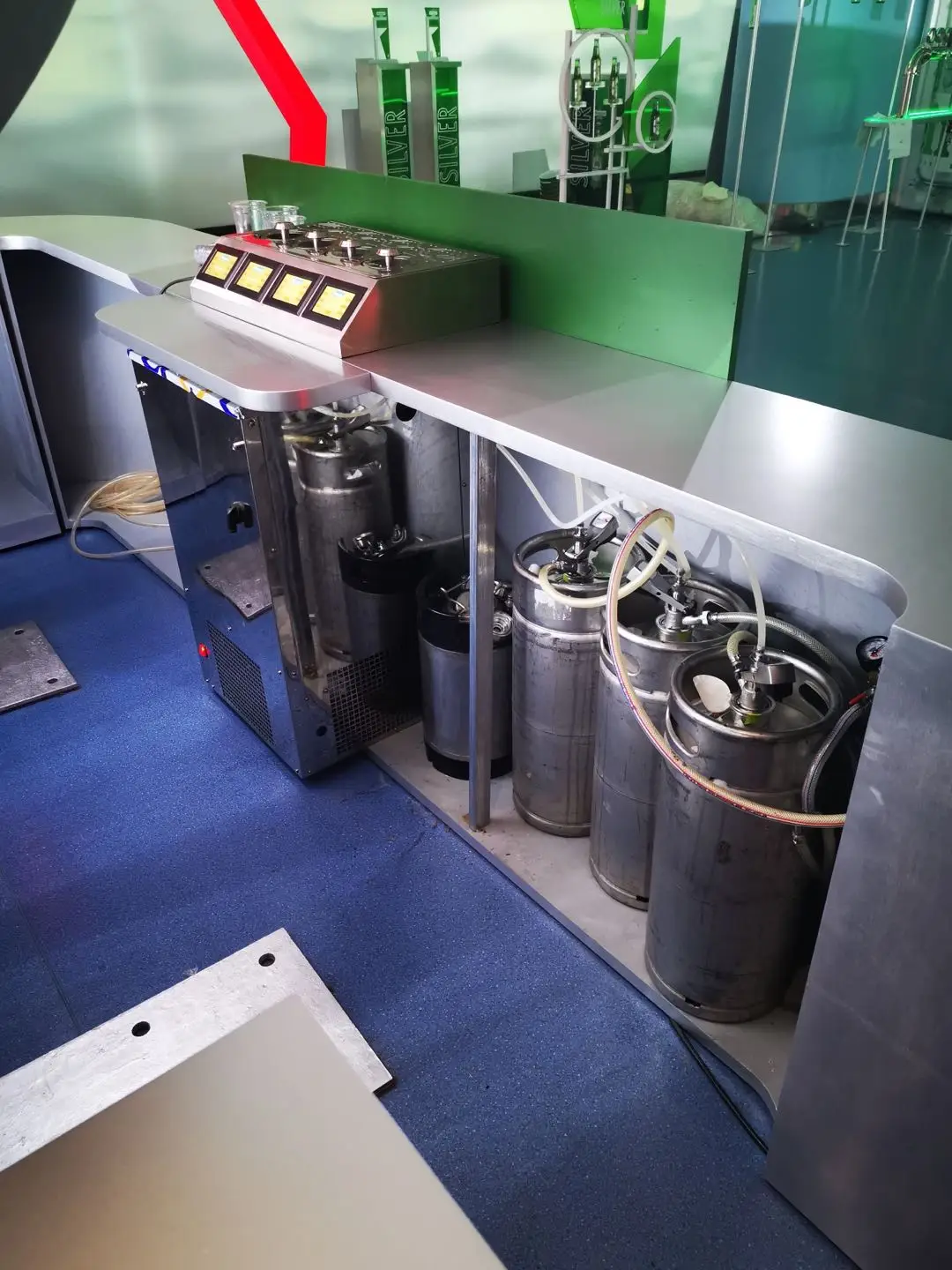 Xbeer Four Taps - Automated Beer Dispenser - Bottoms Up