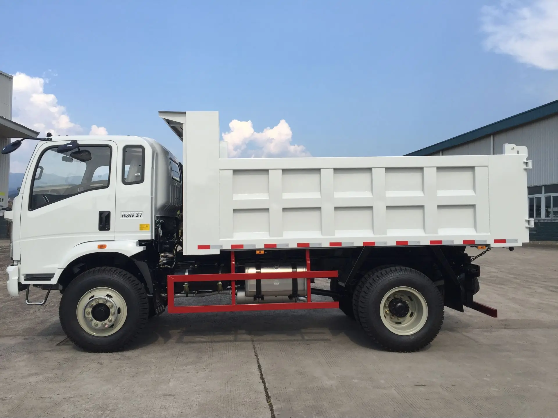 Mini 4x2 Light Duty Dumper Trucks China Howo Small Dump Truck For Sale ...