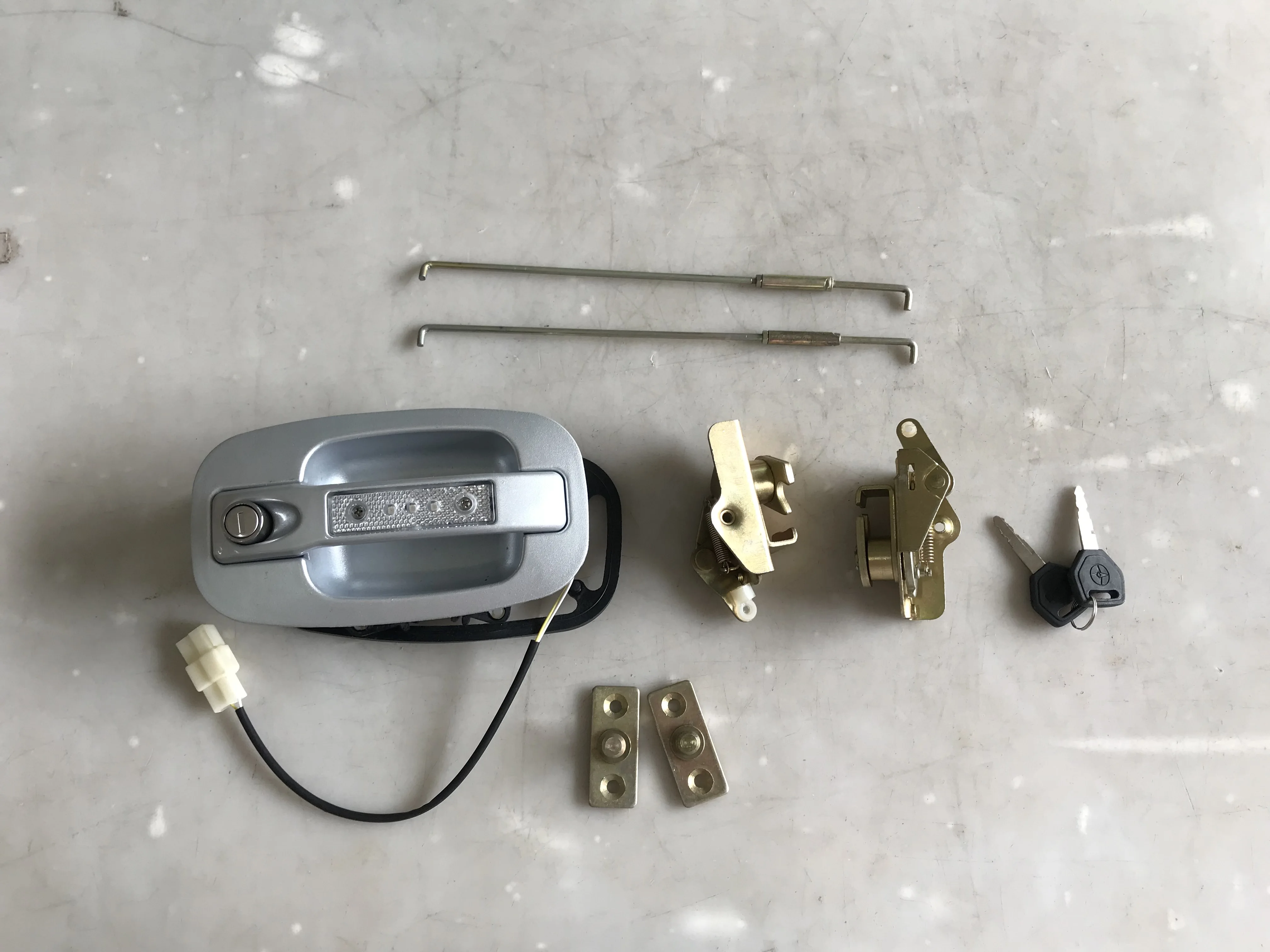 Secure Your Bus Luggage with HC-B-10128 Locking Handle