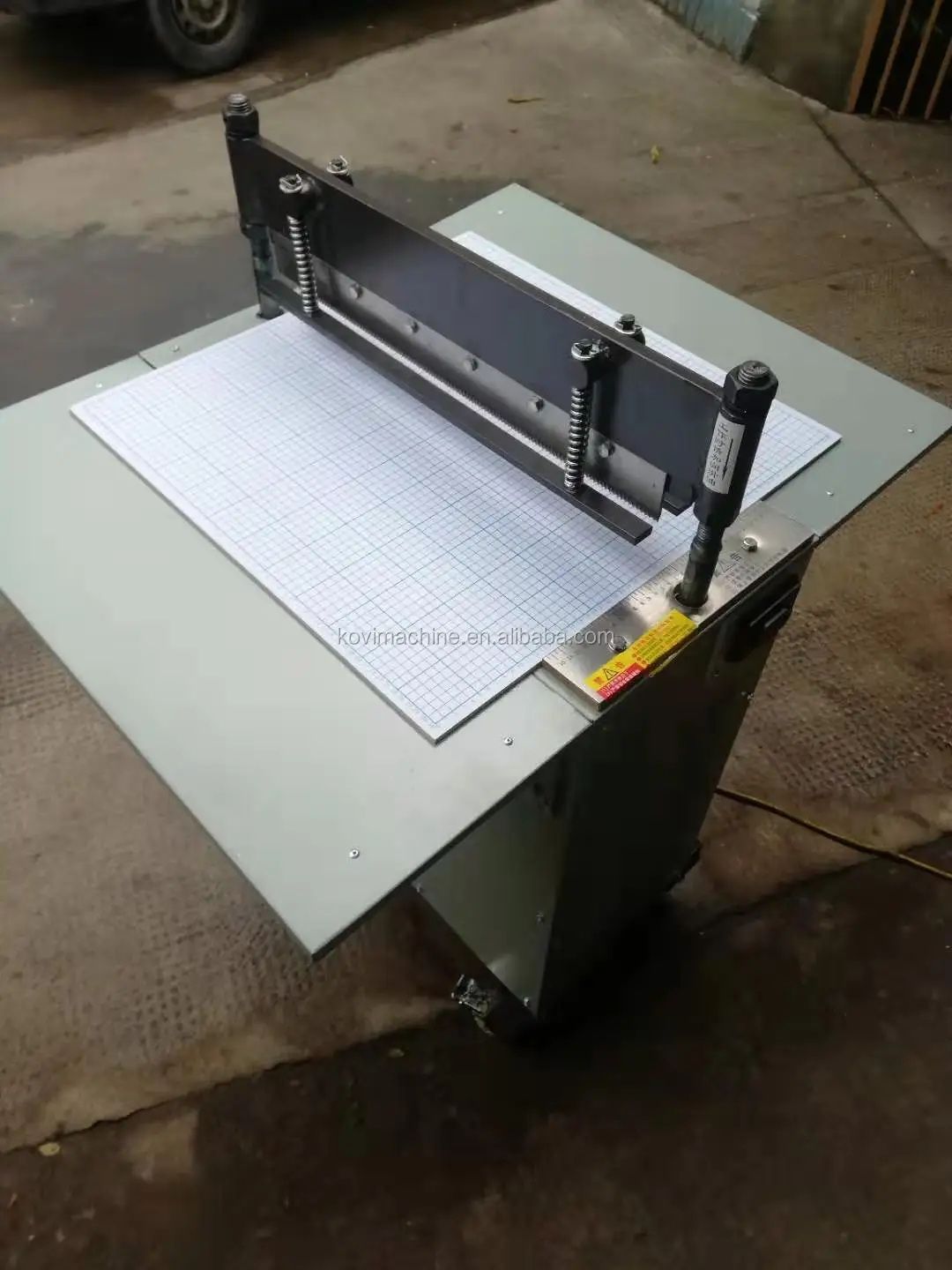 Automatic Industrial Fabric Layer Cutting Cutter Machine For Garment ...