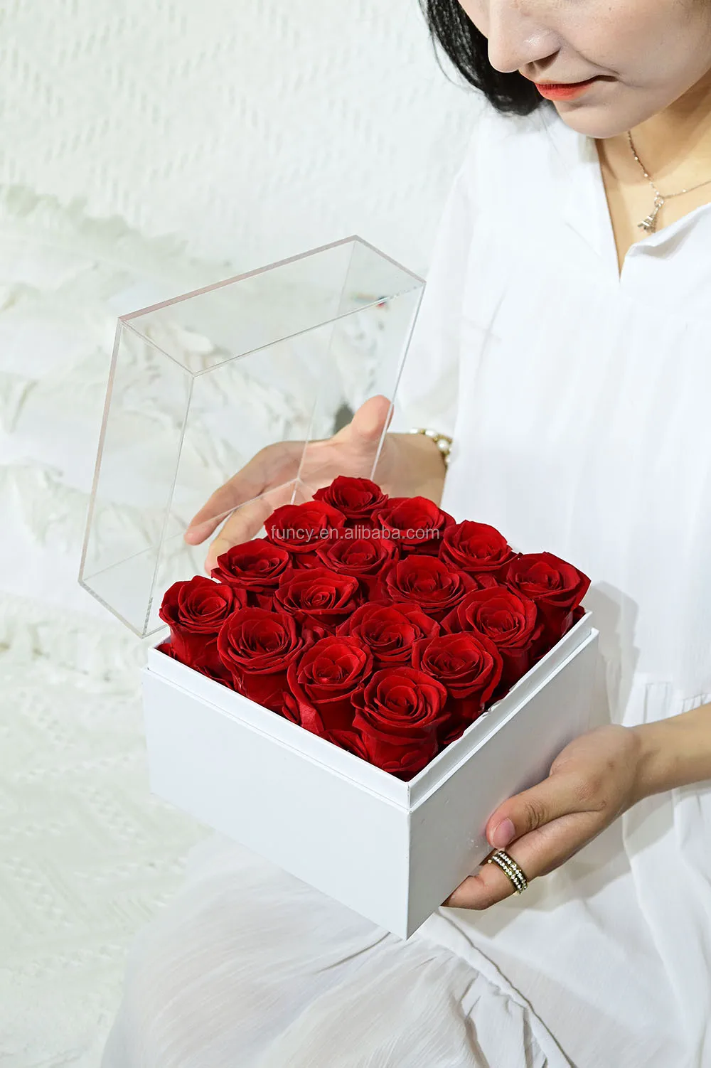 Infinity Rose Box - Luxury Wedding Decor & Personalized Gift