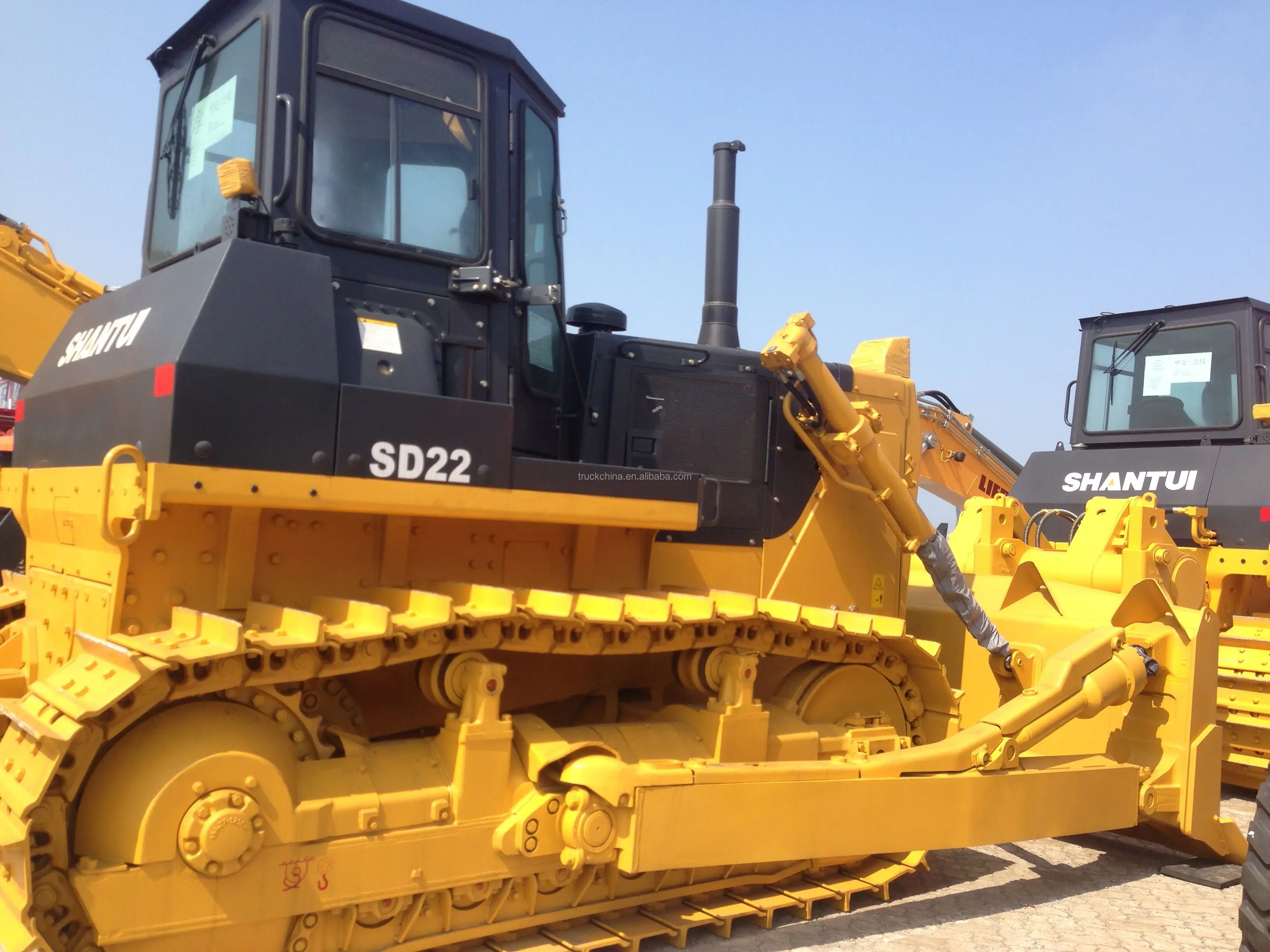 Shantui SD22 Dozer - 220hp Crawler Bulldozer Efficiency