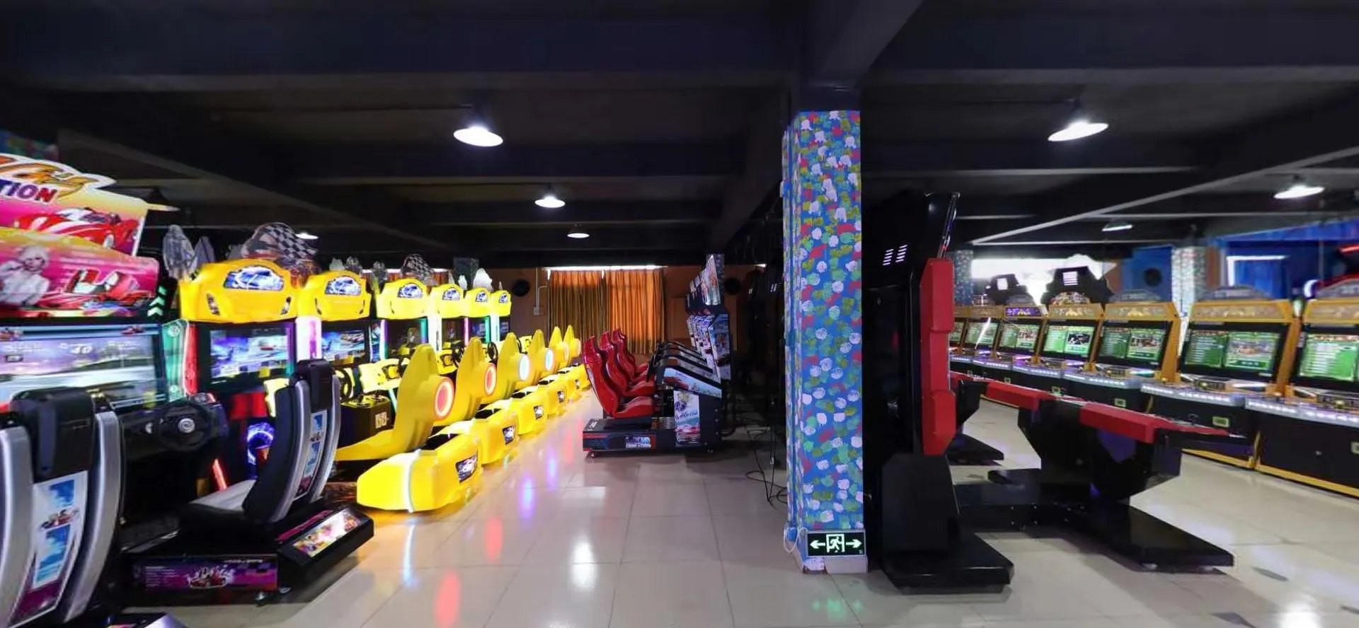 Colorful Park Claw Machines Game - Fun for All Ages