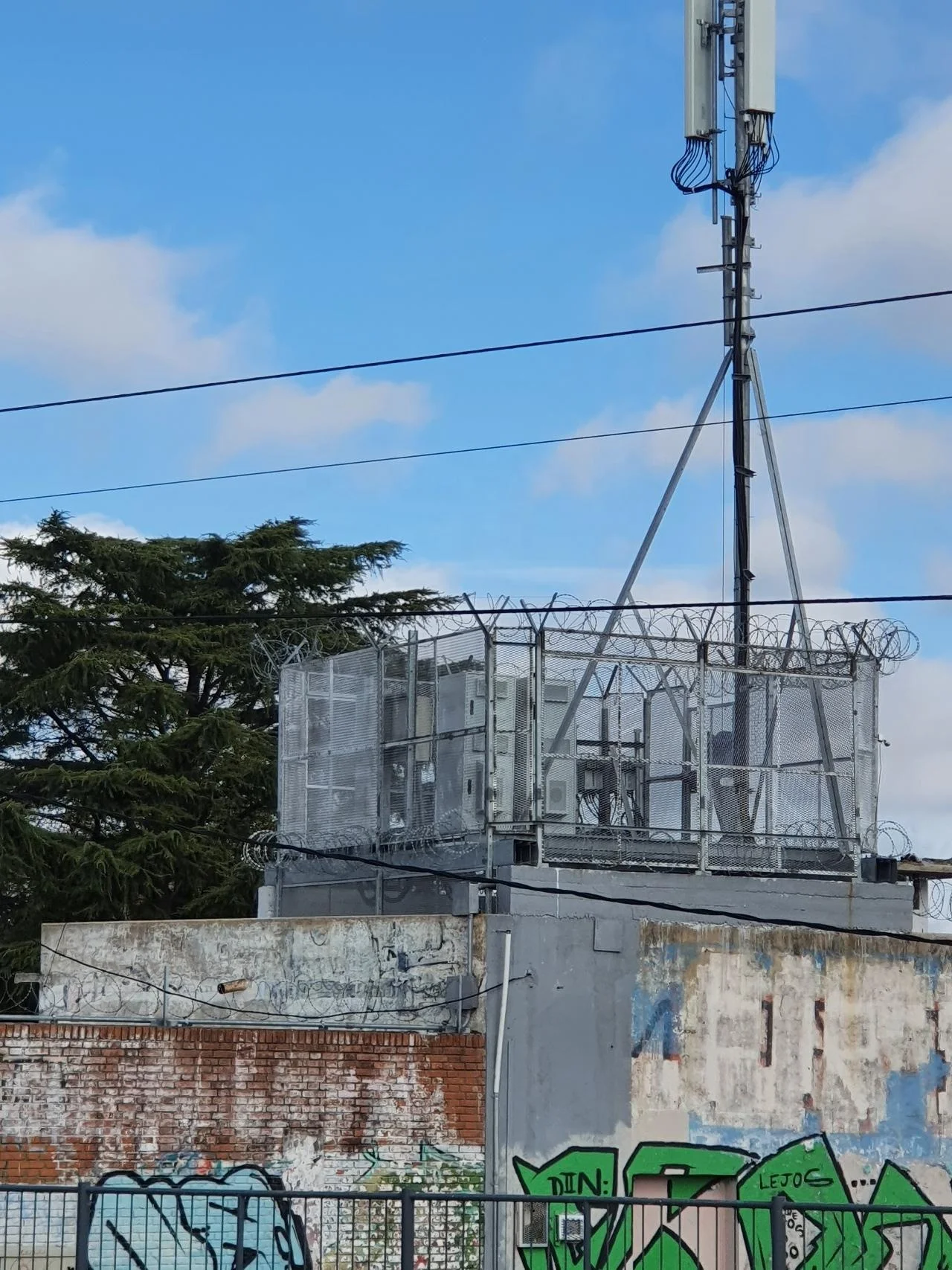 Wholesale High Quality Guyed Mast Tower for Telecommunication