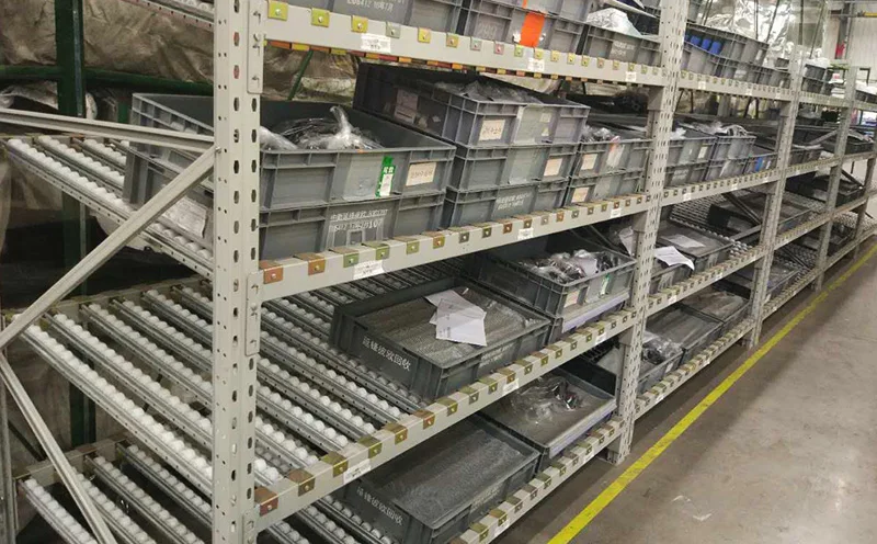 Pallet Flow Racking System Steel Shelf With Roller Tracks Warehouse ...