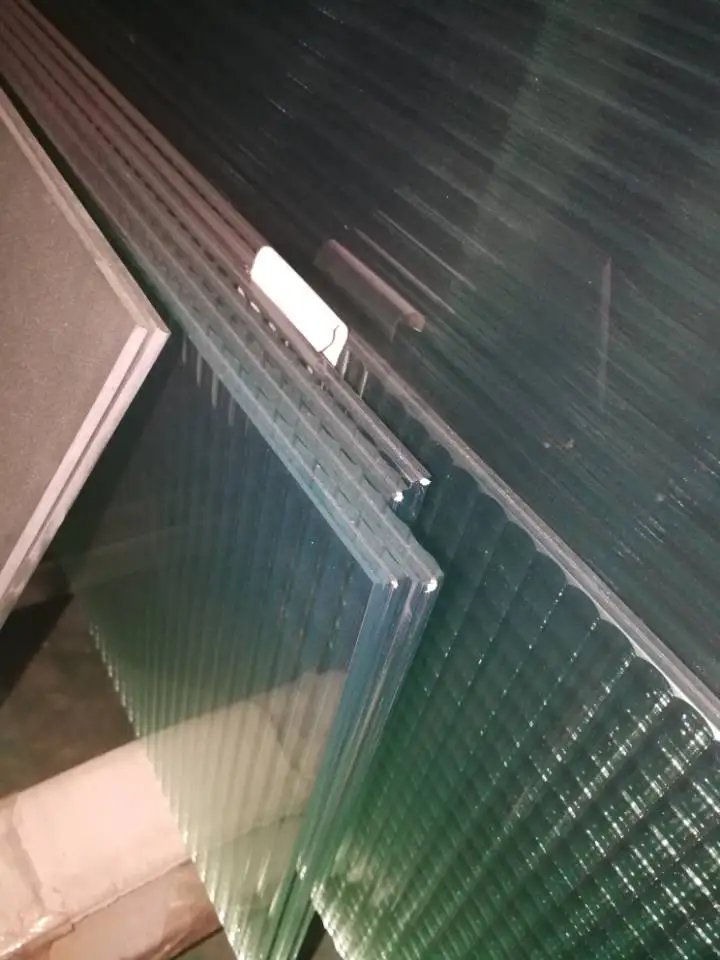 Ribbed Glass Sell 3mm 4mm 5 6 8 Mm Rayado Rolled Ribbed Glass Fluted ...