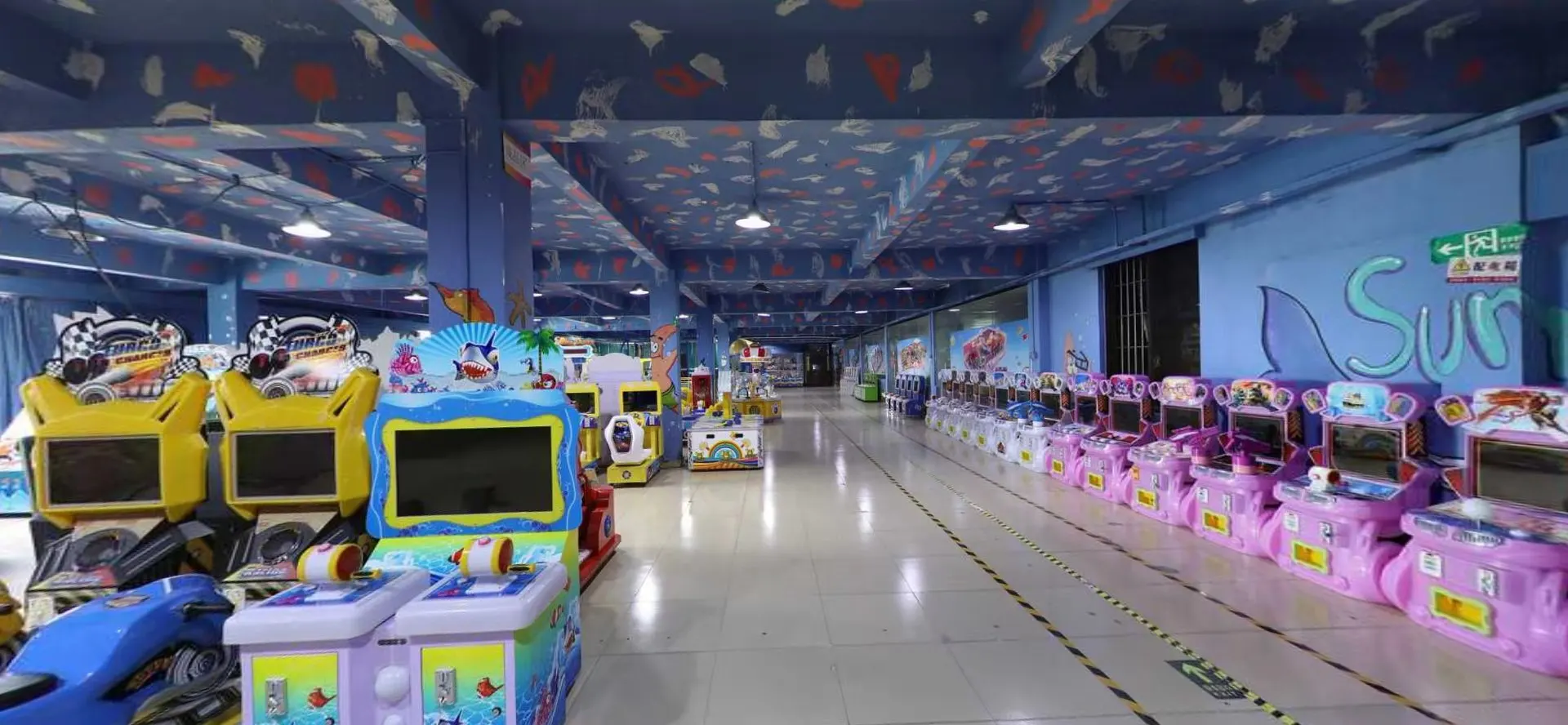 Colorful Park Claw Machines Game - Fun for All Ages