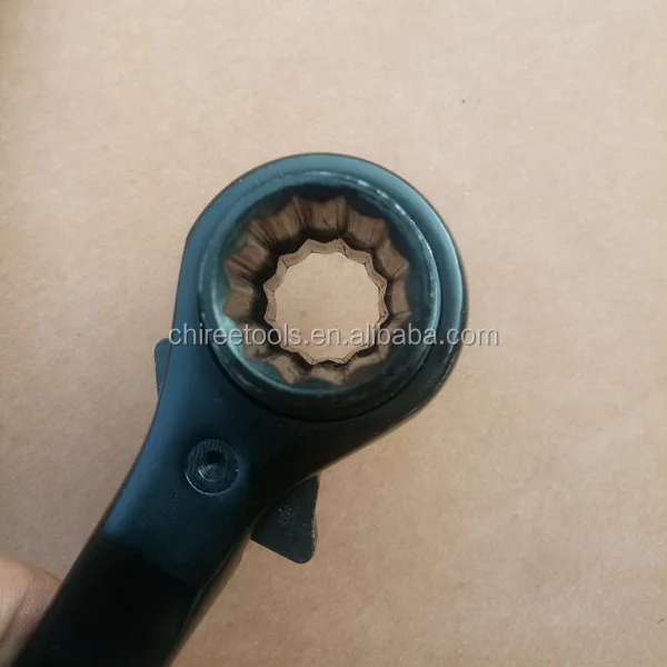 Reversible Dual Sized Socket Ratchet Spanner 17mm X 19mm