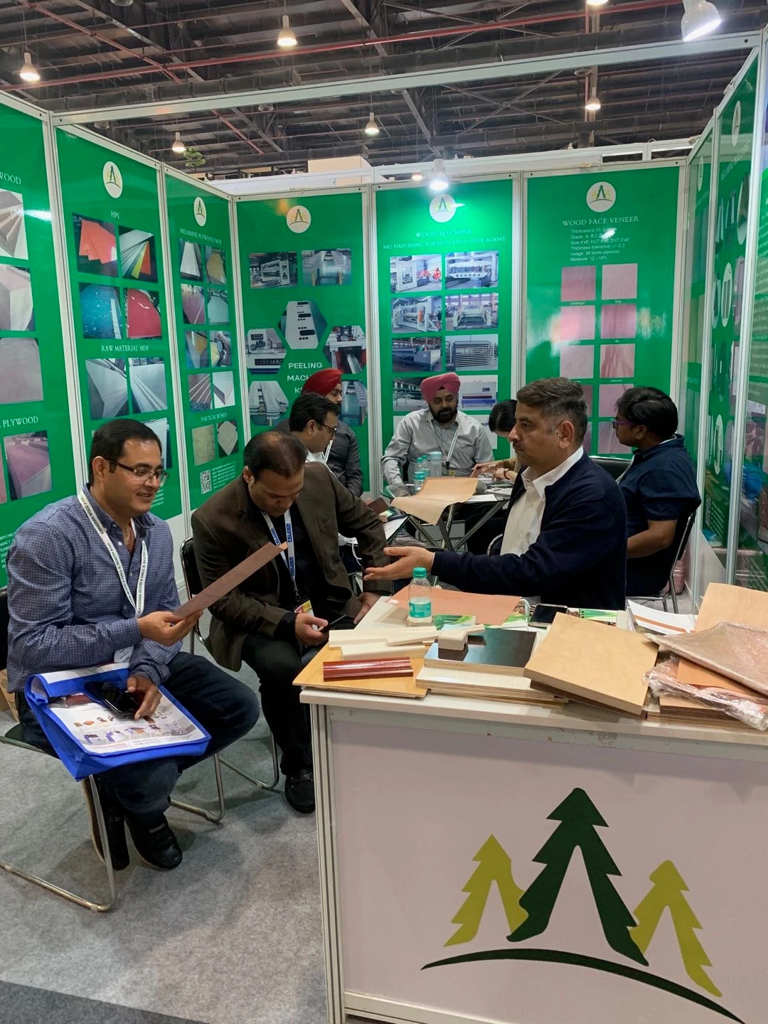 Engineered Veneer - High-Quality Recon Veneers for Plywood