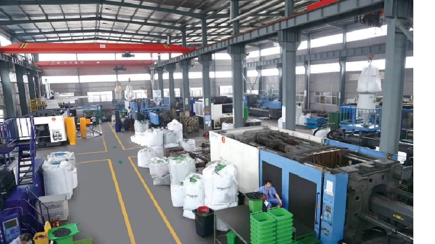 1100 Liter Plastic Waste Containers - Durable & Sustainable