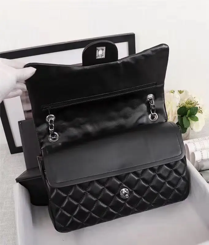 Channel Handbag 2020 | Paul Smith