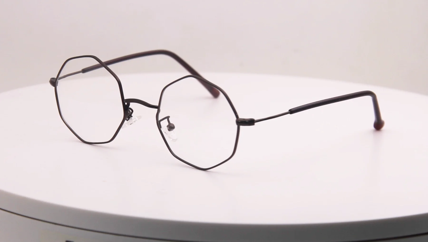 Viral Videos & Demos On Polygon glasses are so different from ordinary ...