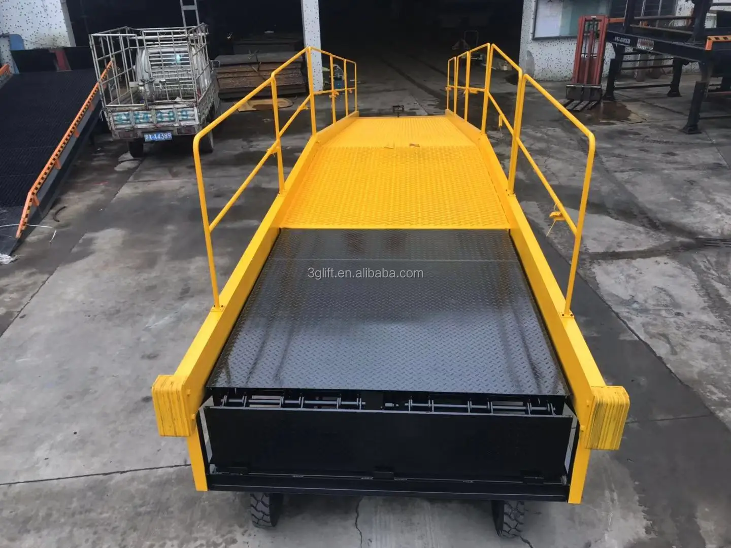 Portable Loading Dock Platform Station Is A Very Heavy-steel Loading ...