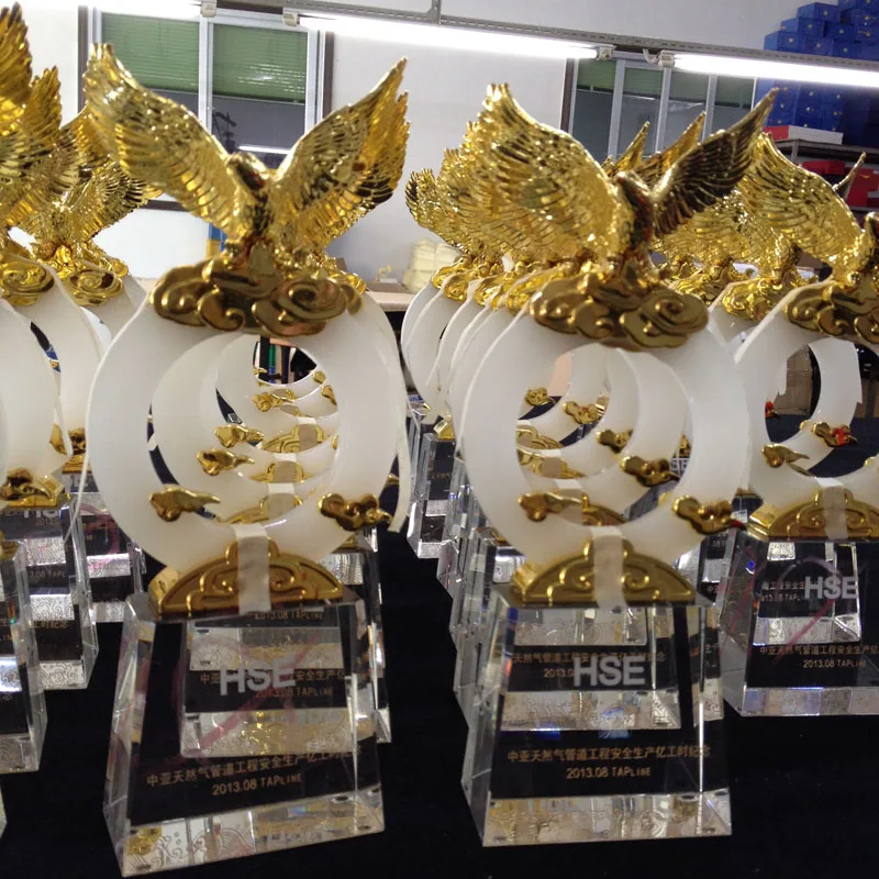 Custom Design High Quality Metal Dragon Trophy with Crystal