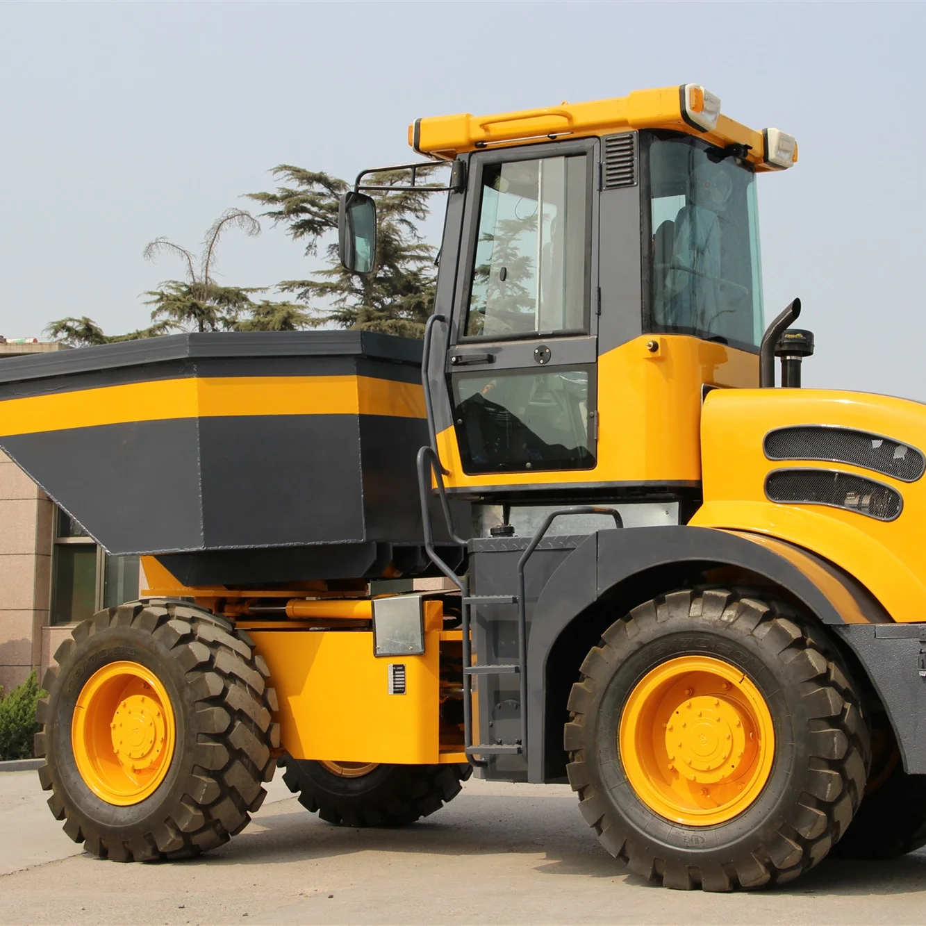 6 Ton Flexible Wheel Dumper - Ideal for Urban Construction