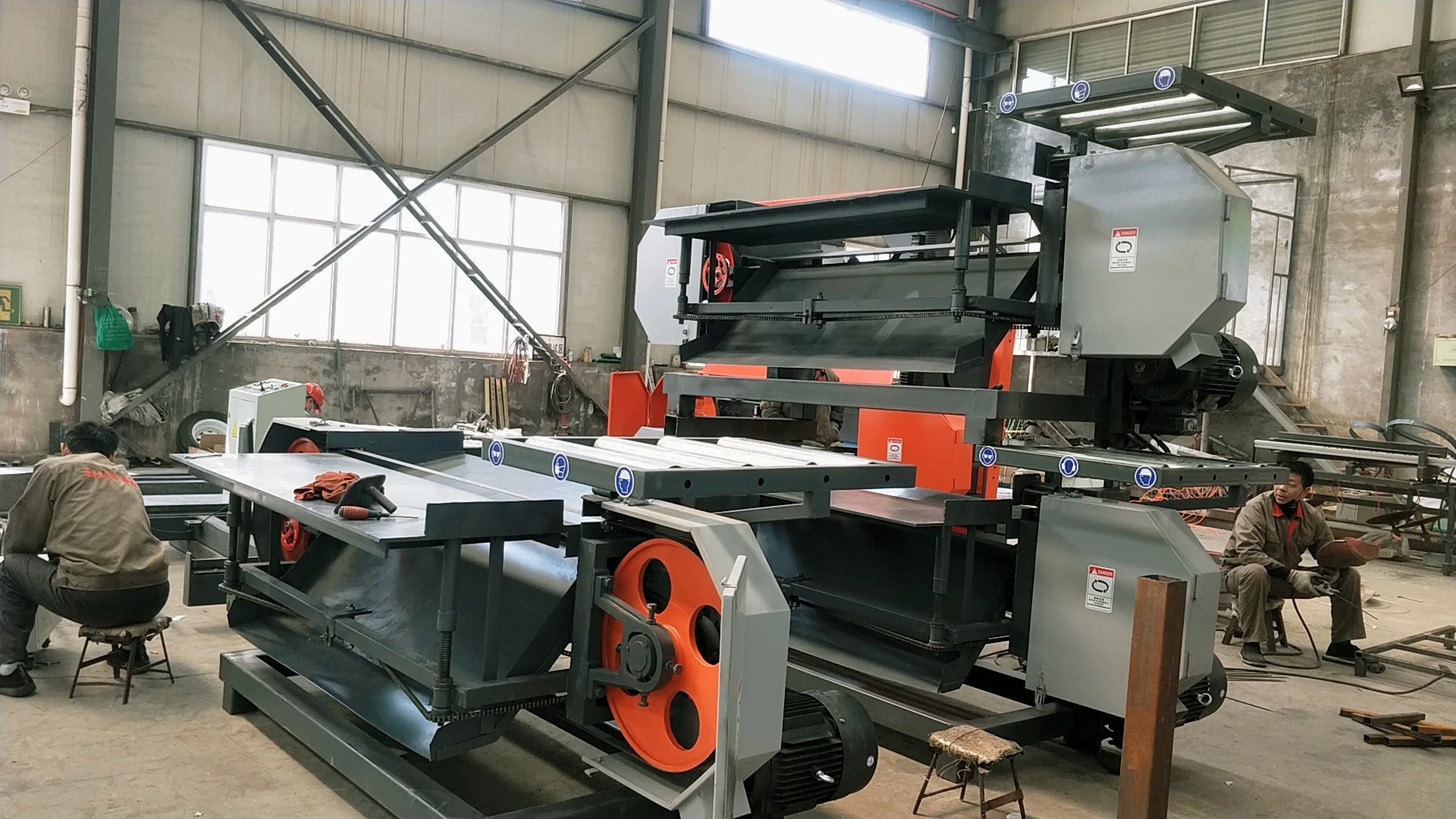 Efficient Wood Pallet Disassembling Machine - Sawmill-world