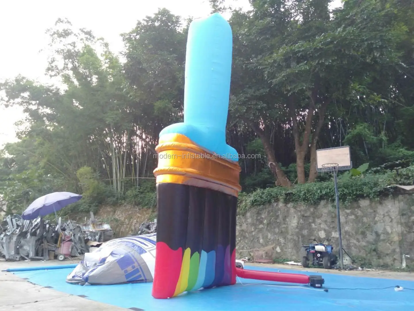 Giant Inflatable Brush Sculptures for Building Decoration