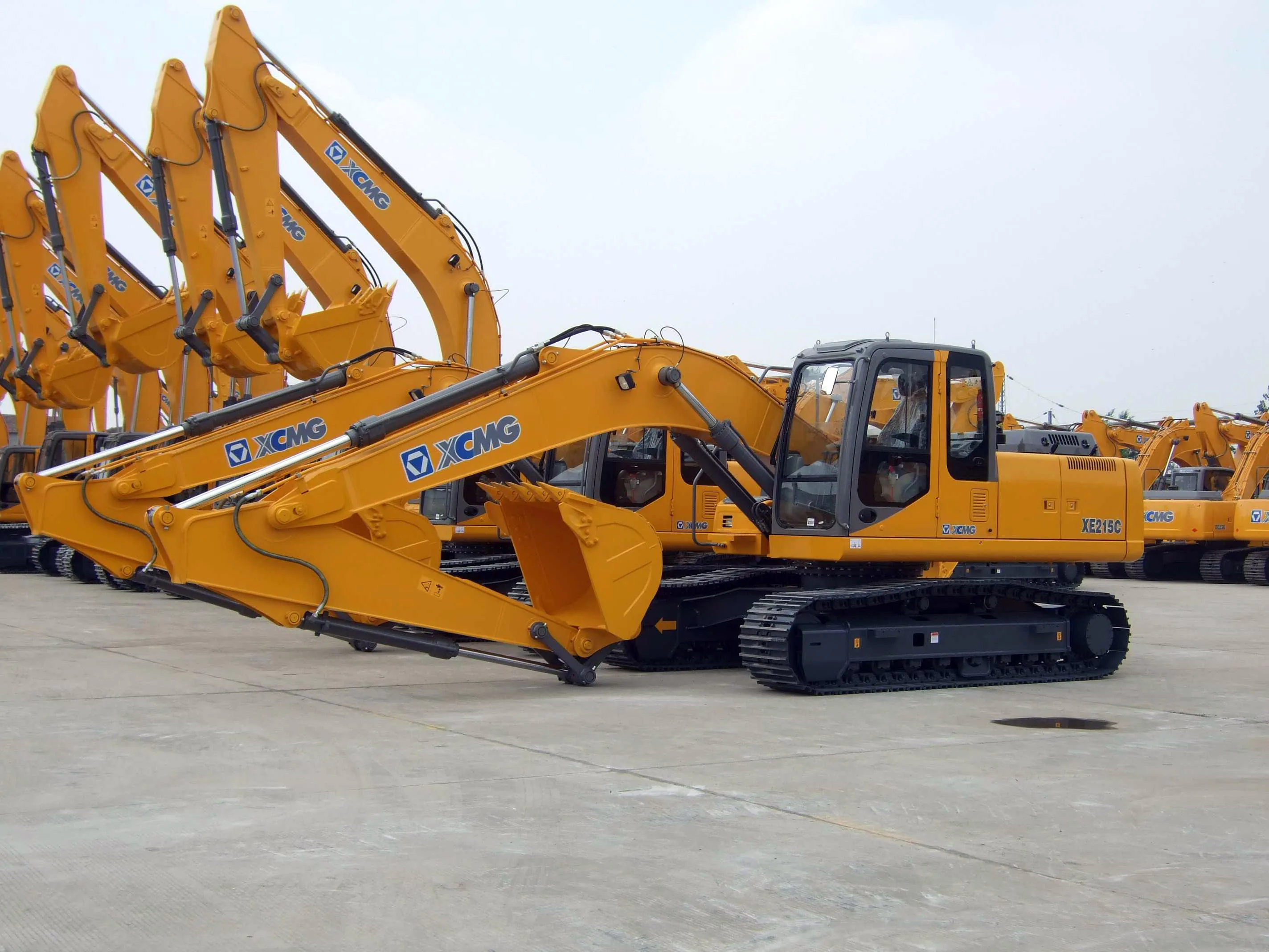 Hydraulic Crawler Excavator Xe215c With One-year After Sales Warranty ...