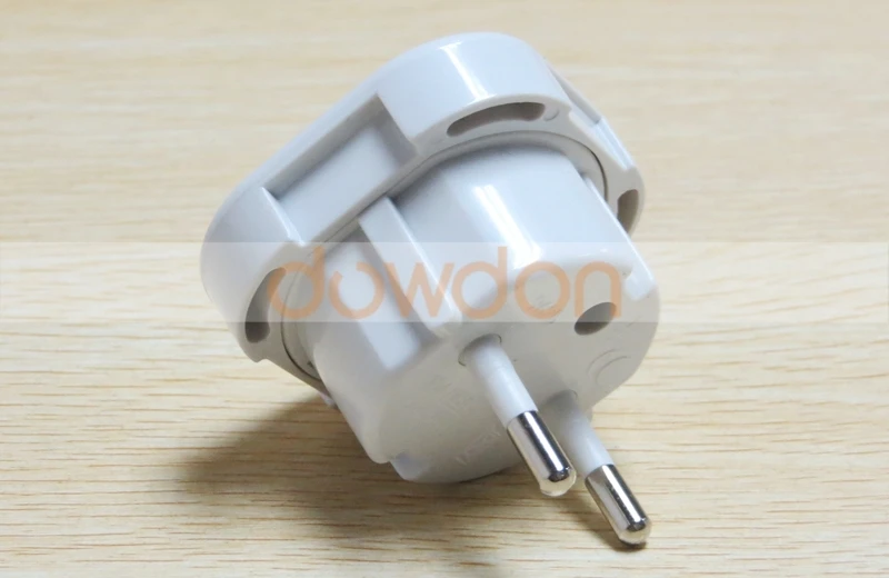 Universal 4.0mm 10a 3 Pin Square To Round Adapter Plug - Buy Round ...