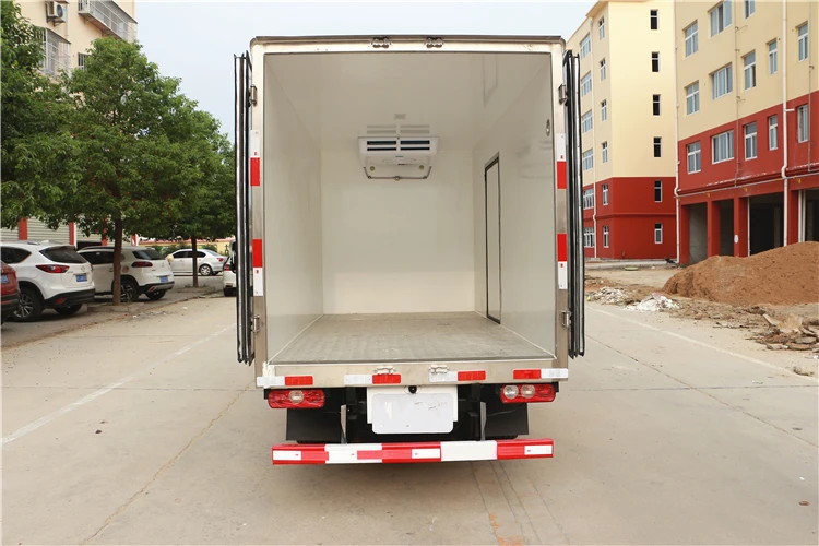 Yuejin Meat Hook Truck - 2ton Refrigerator Truck with Thermoking