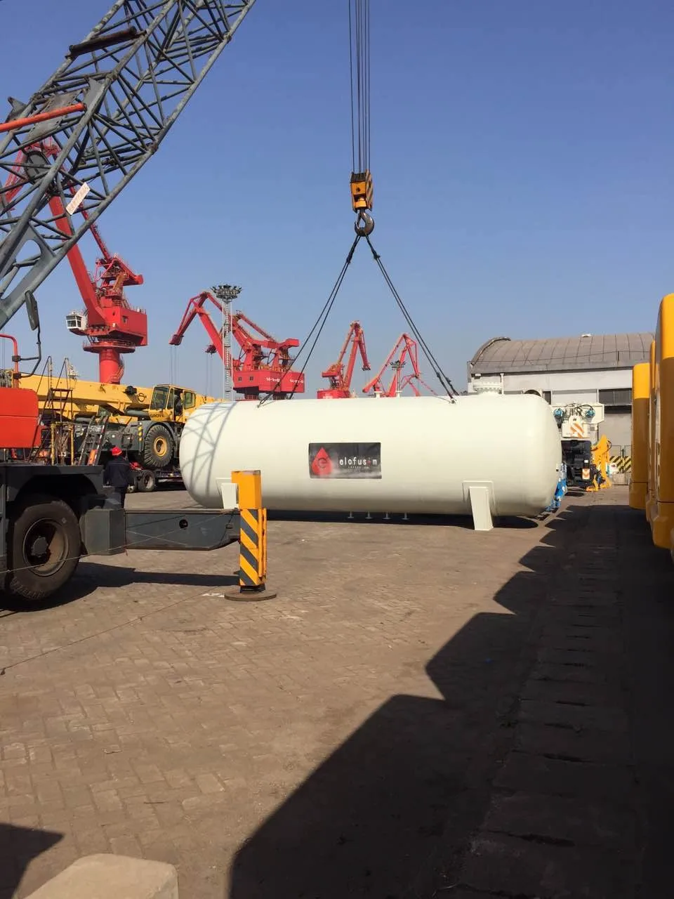 10 Wheels HOWO 6x4 20000L LPG Gas Tanker Truck - 10tons