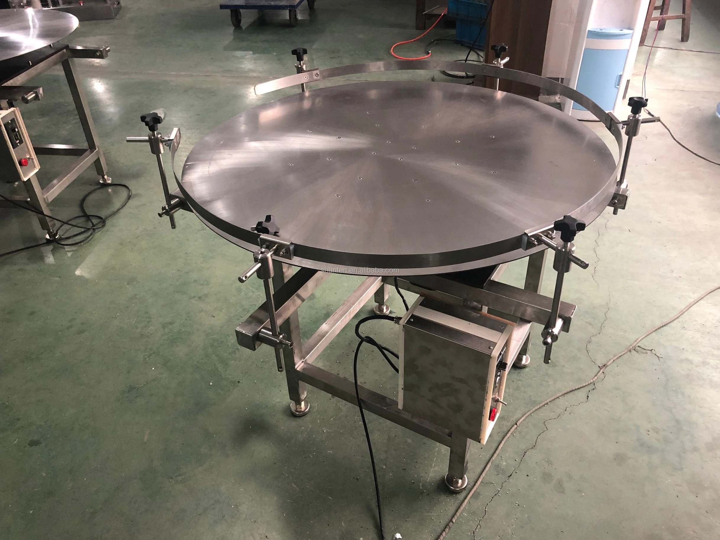 Turn Table for Arranging Bottles - Efficient & Durable