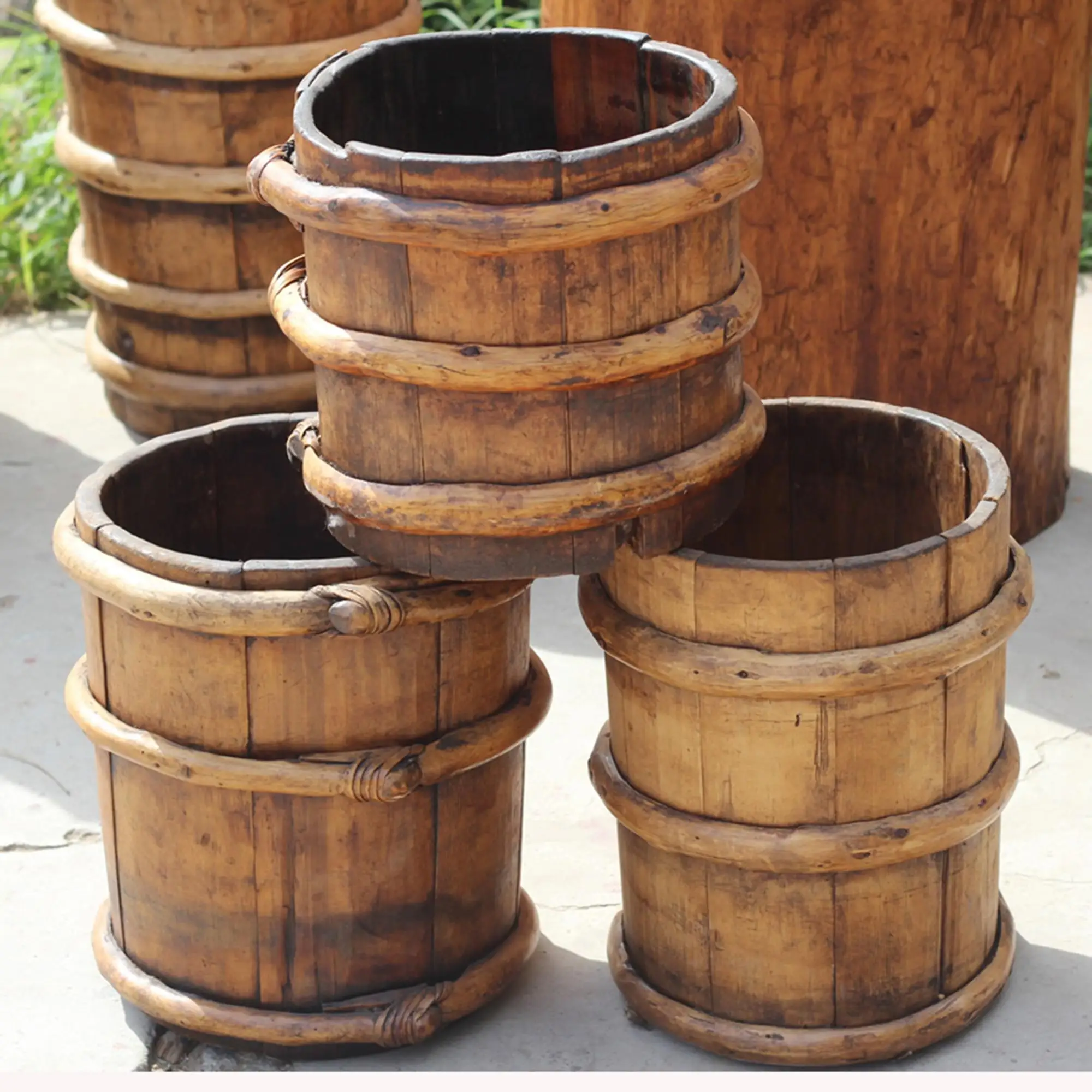 Chinese Wholesale Antique Round Shape Wooden Barrel/bucket - Buy ...