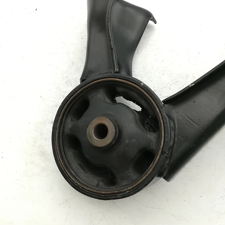 Engine Mount Mr554541/mr519400 For Lancer / Cs - Buy Mounting Engine ...