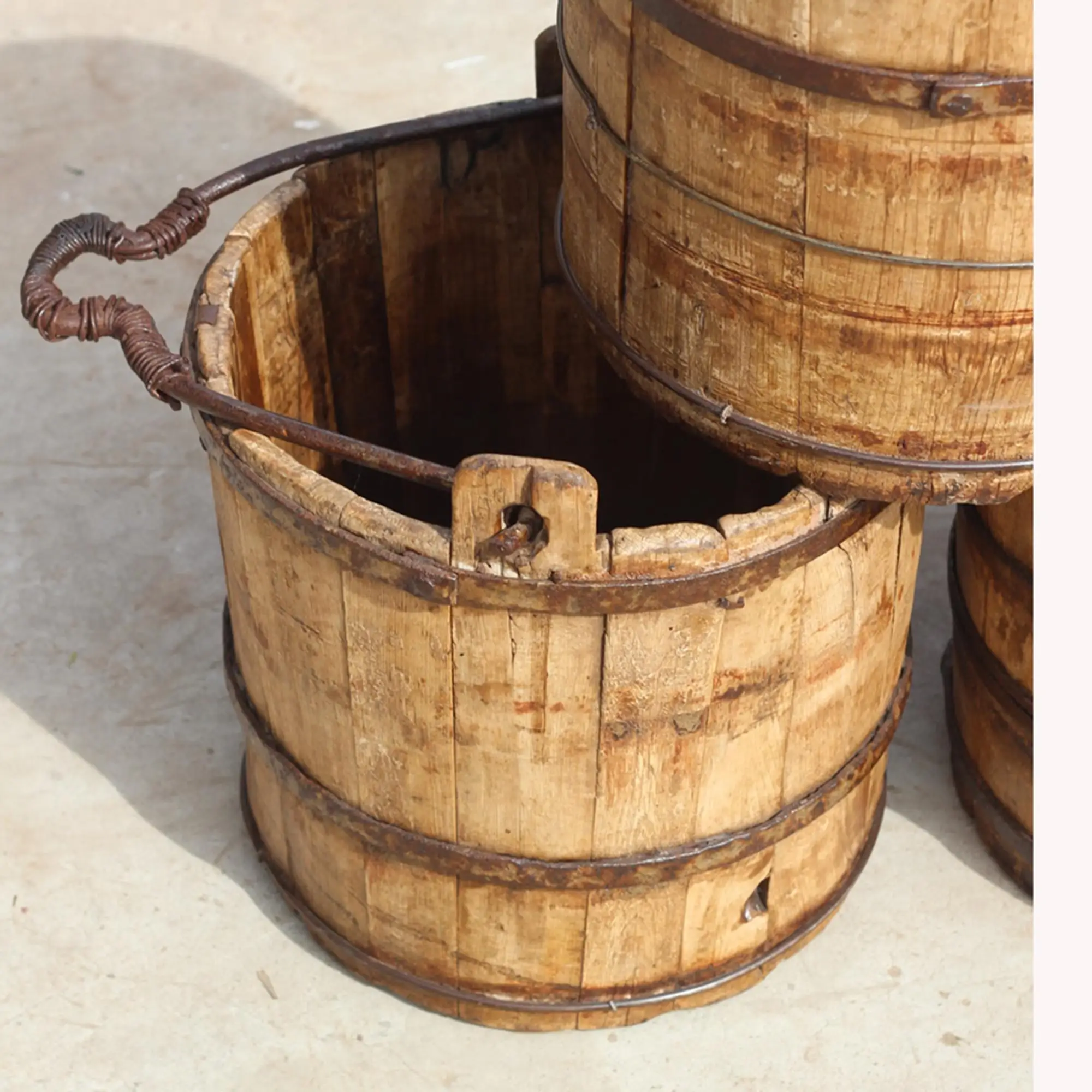 Eco-Friendly Rustic Wooden Bucket for Garden Use & Customizable OEM