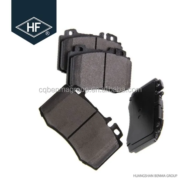 Auto Parts - Low-Metallic Disc Brake Pad 04465-0K330 for Toyota