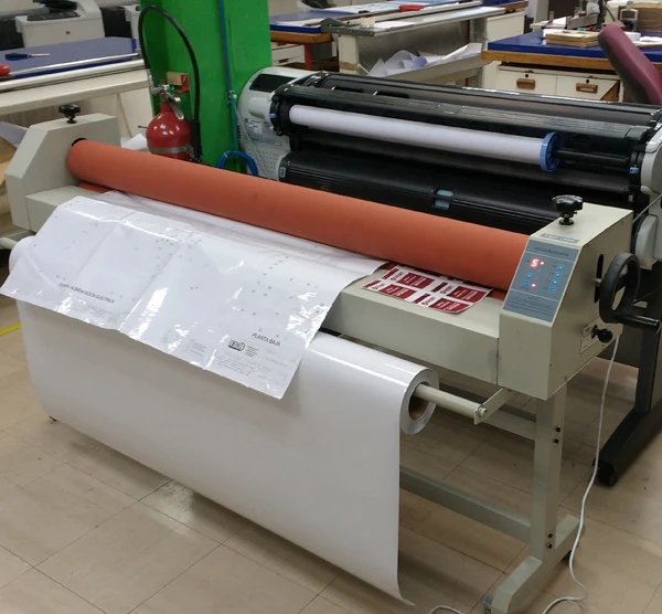 Sg-tsd-1600 1580mm Factory Use Electric Cold Laminating Machine 1600 ...