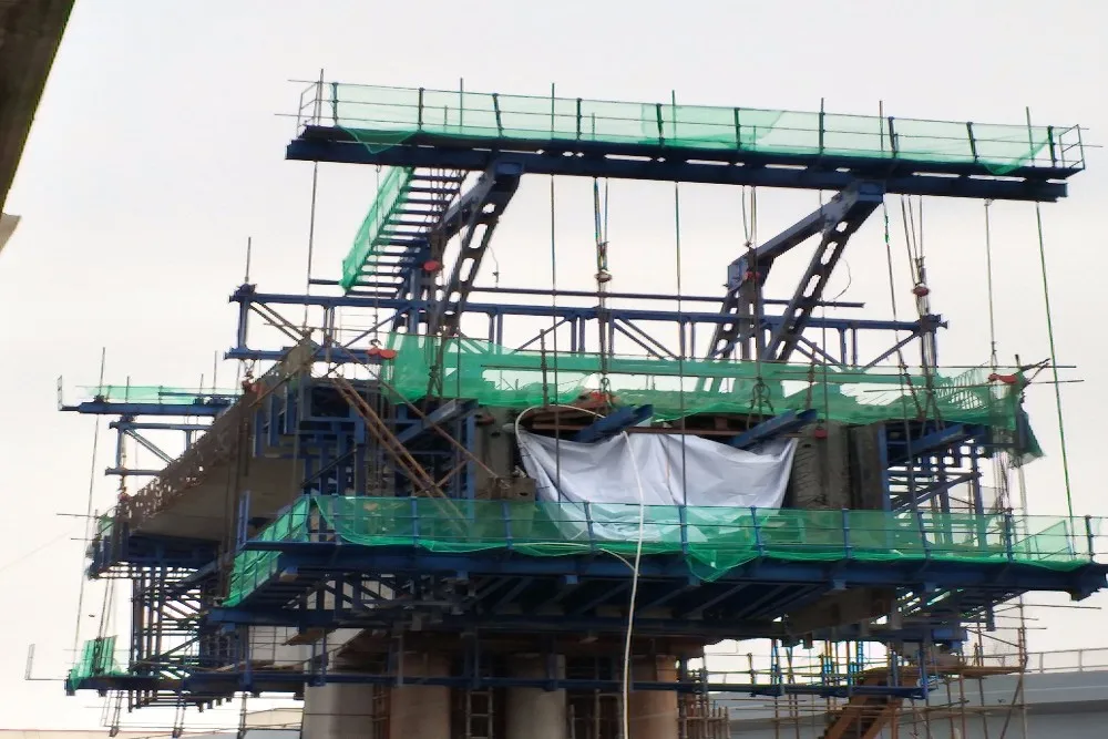 Formwork Travelers for Segmental Bridge Construction
