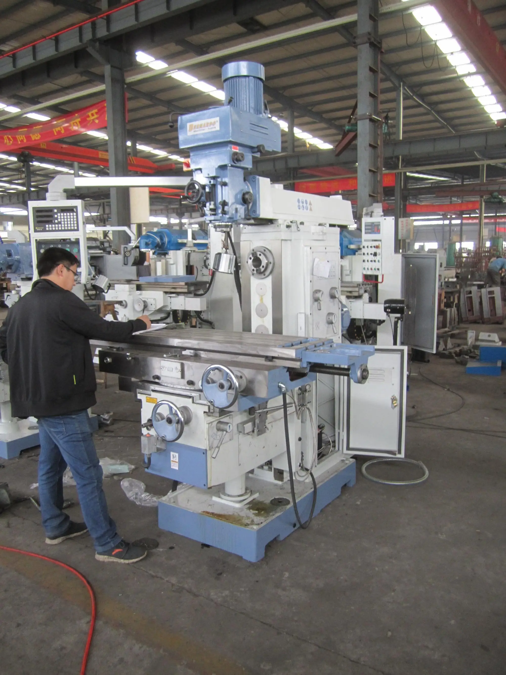 X6336v China High Speed Universal Taiwan Turret Vertical Radial Milling ...