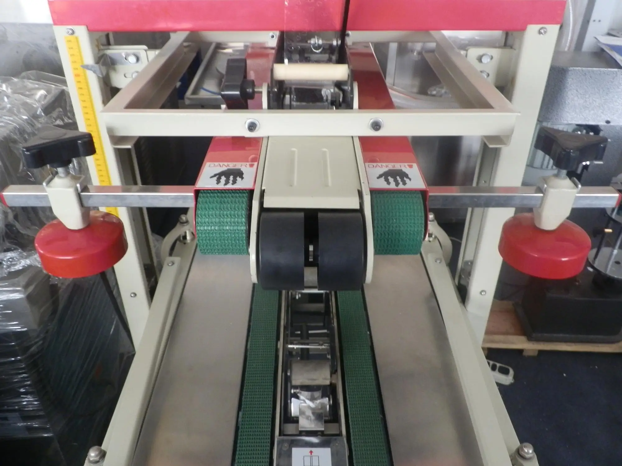 Semi Automatic Scotch Tape Carton Sealing Machine/up And Down Driven ...