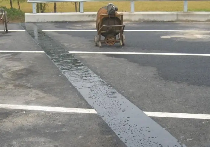 Modular/finger/elastomeric/asphalt Expansion Joints in Concrete