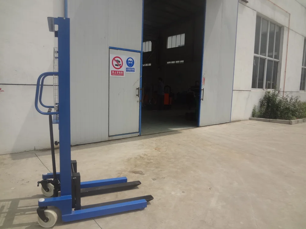 Hand Operated Forklift - Efficient Warehouse Solutions
