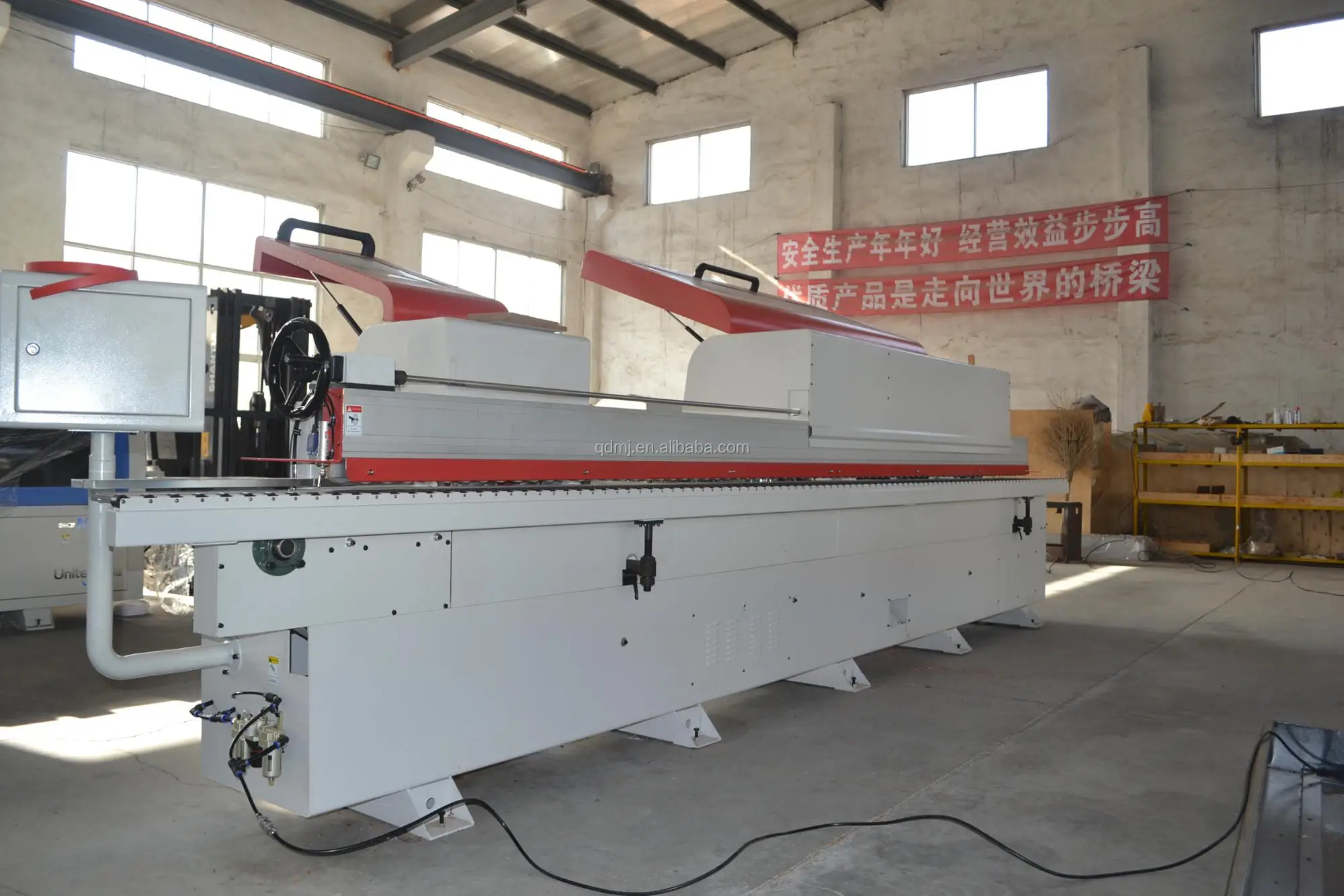 Woodworking Automatic Pre-Milling Corner Trimming PVC Edge Bander Machine