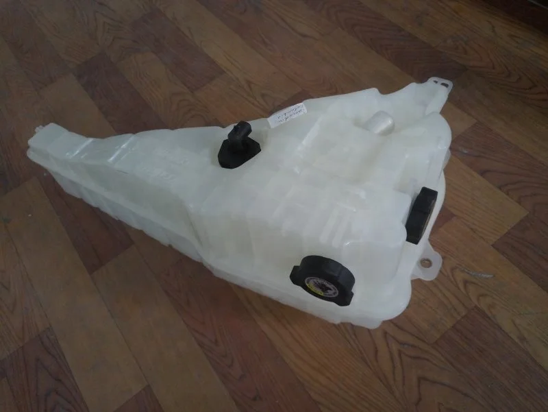 Freightliner A05-25263-007 Coolant Recovery Tank - OEM Quality