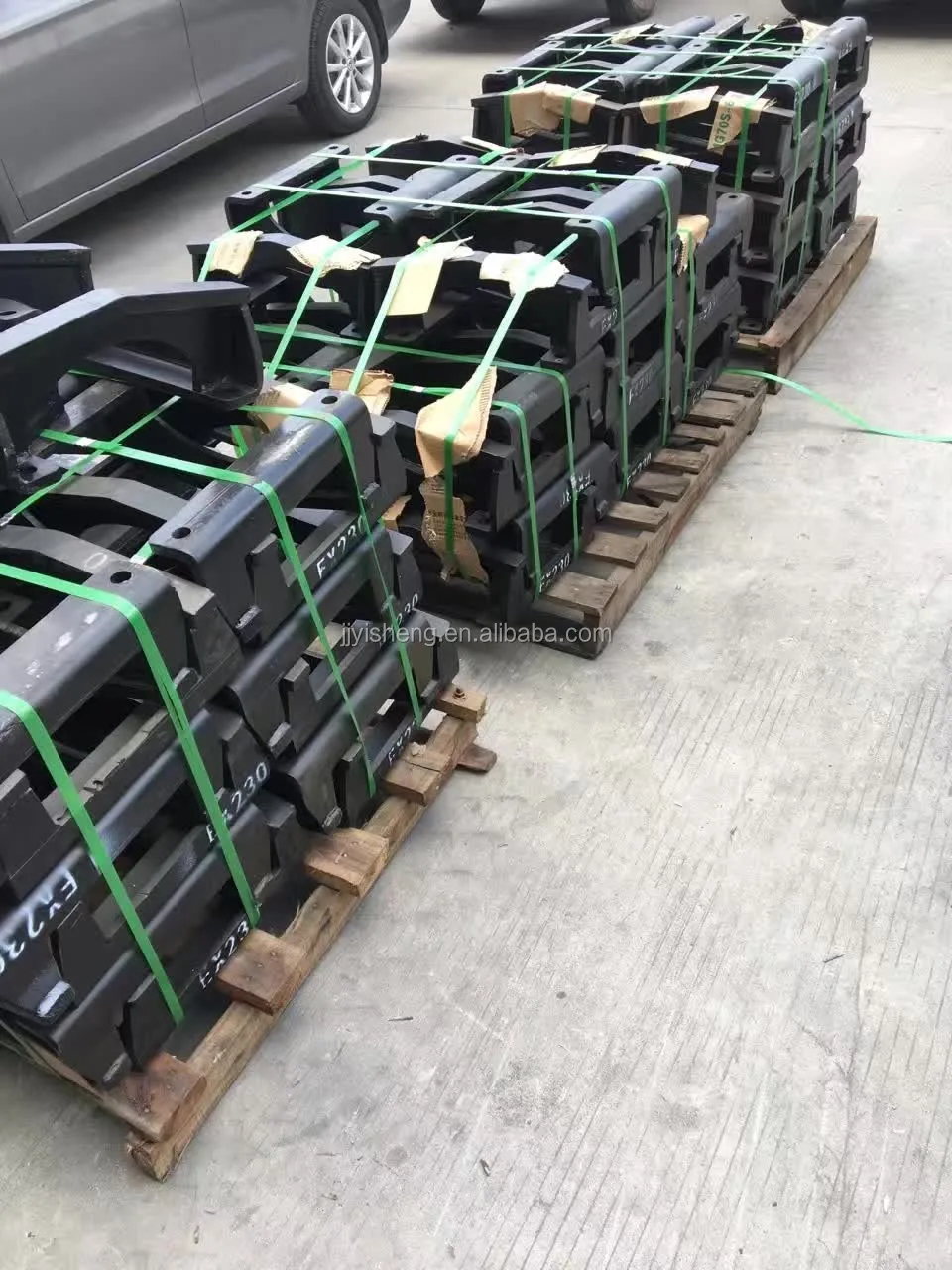 Excavator Track Chain Guard Kobelco Excavator Track Guide - Buy ...