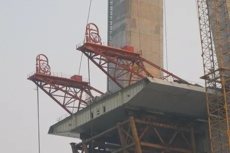 150 Ton Precast Highway Deck - Balanced Cantilever Method