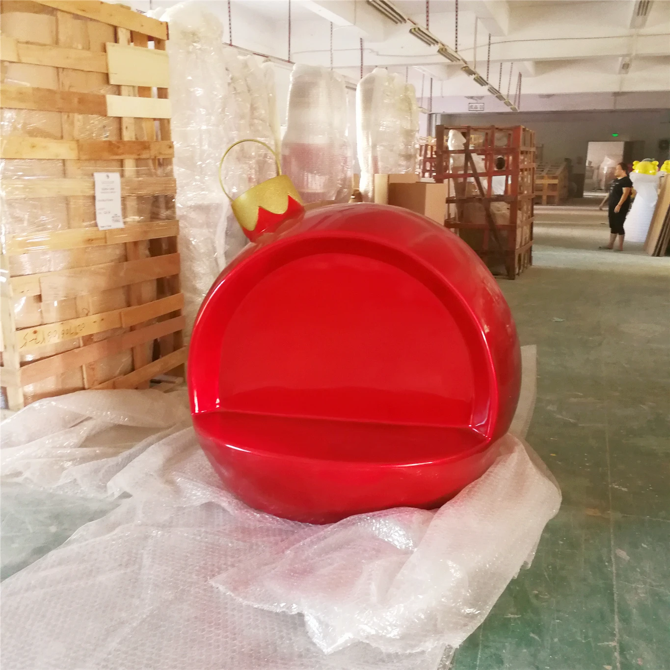 Outdoor Big Christmas Ball Shaped Chair - Perfect for Photo Taking