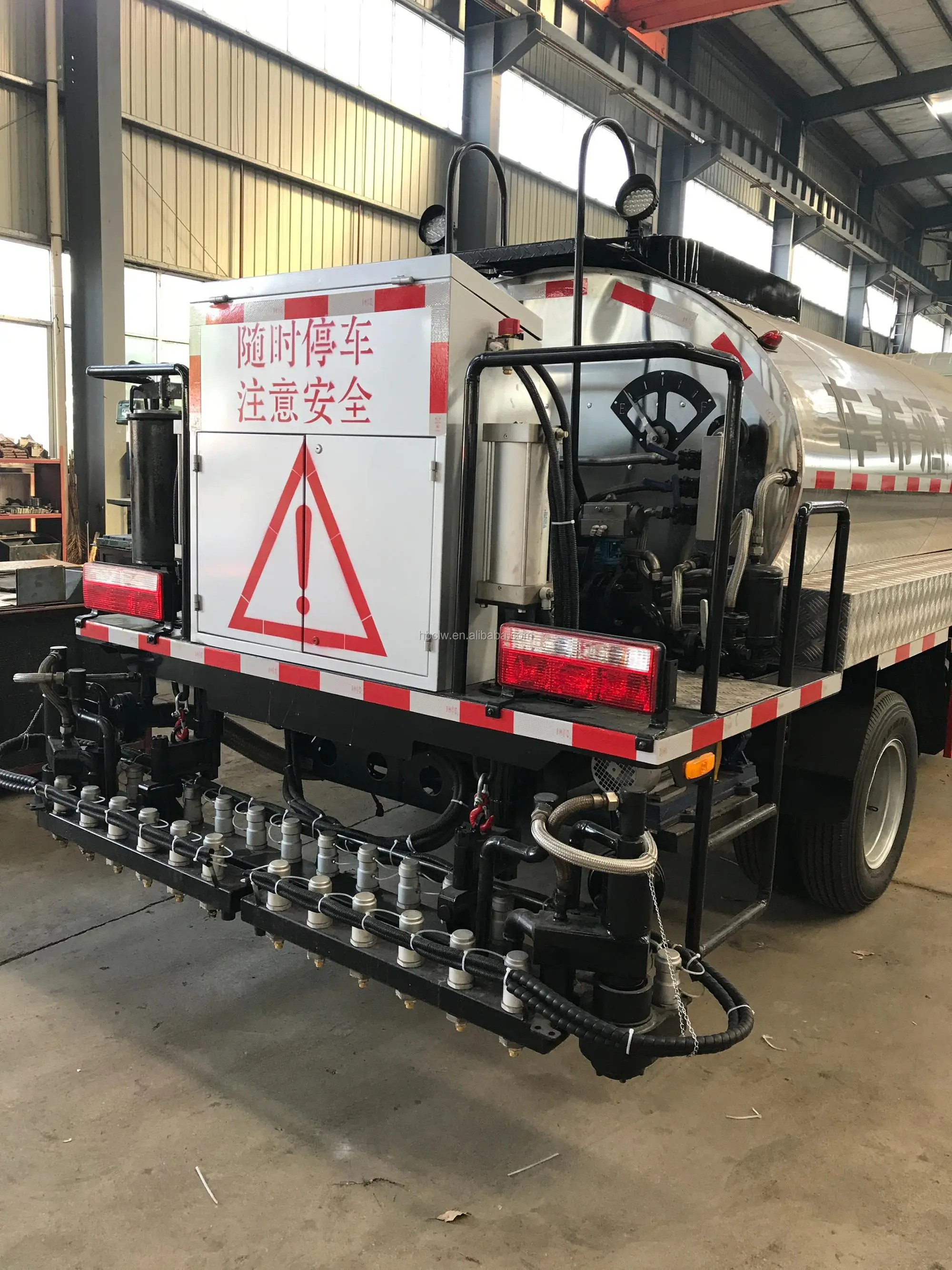 Bitumen Distributor Truck - Efficient Road Construction